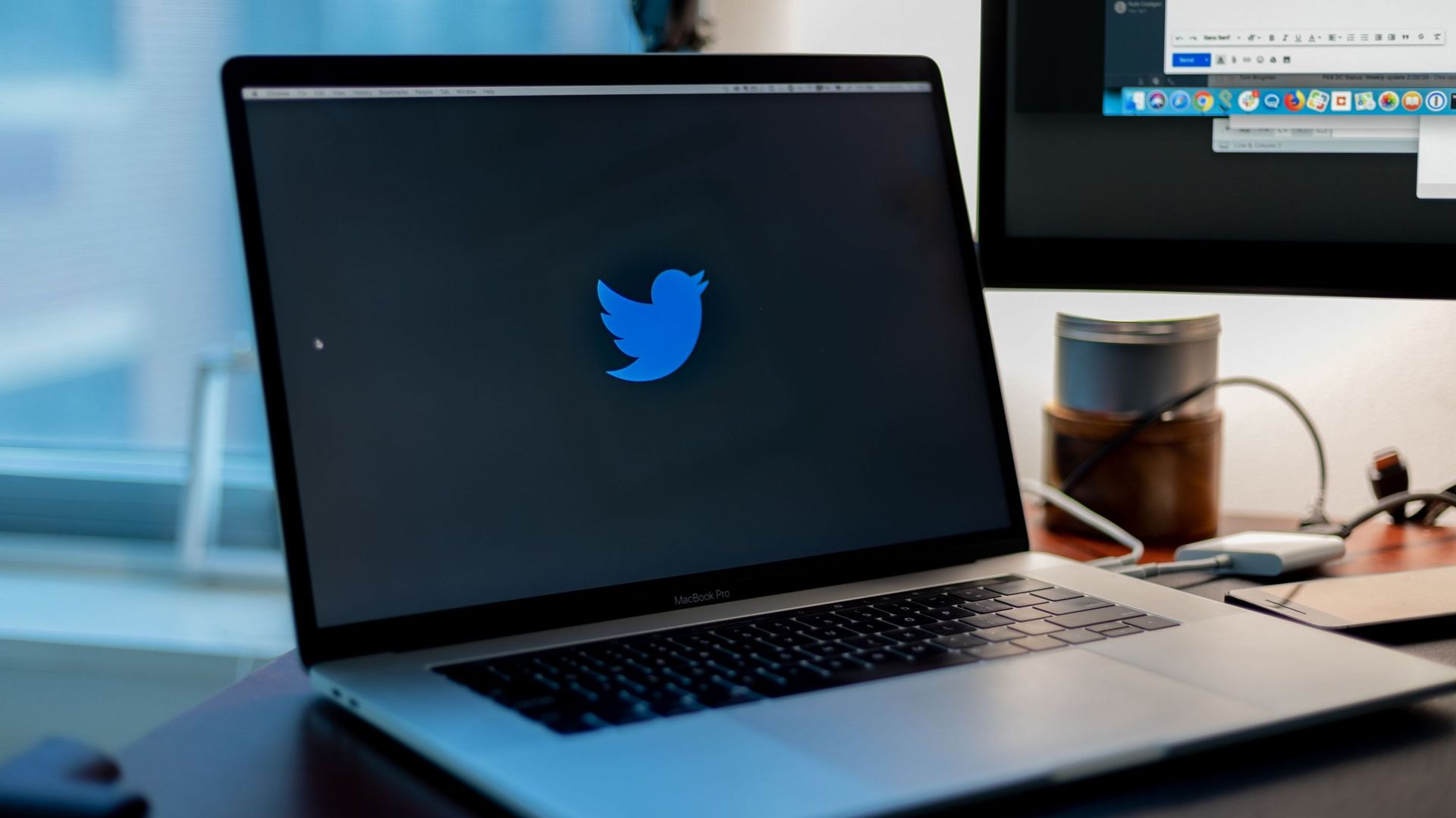 Twitter va relancer son processus de certification des comptes - RTBF Actus