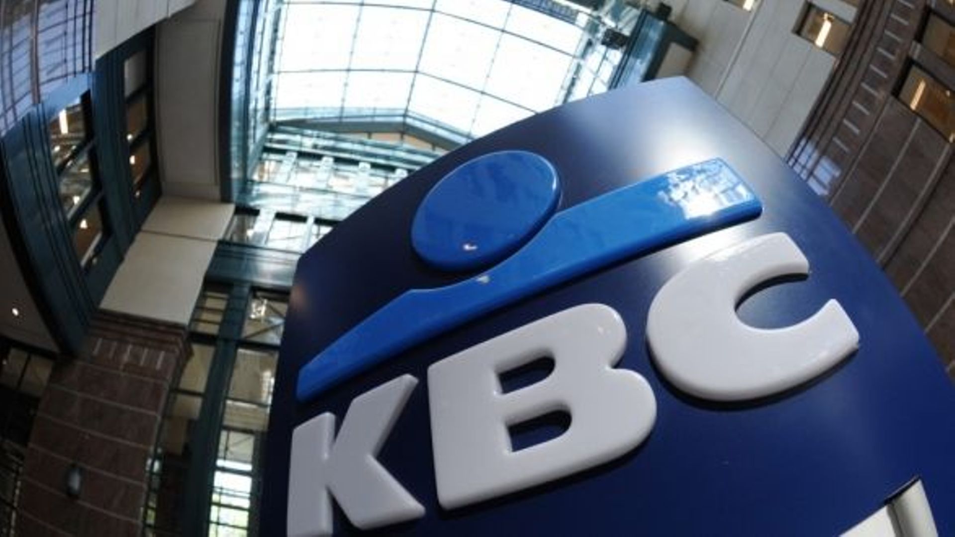 KBC veut vendre sa filiale britannique KBC Peel Hunt