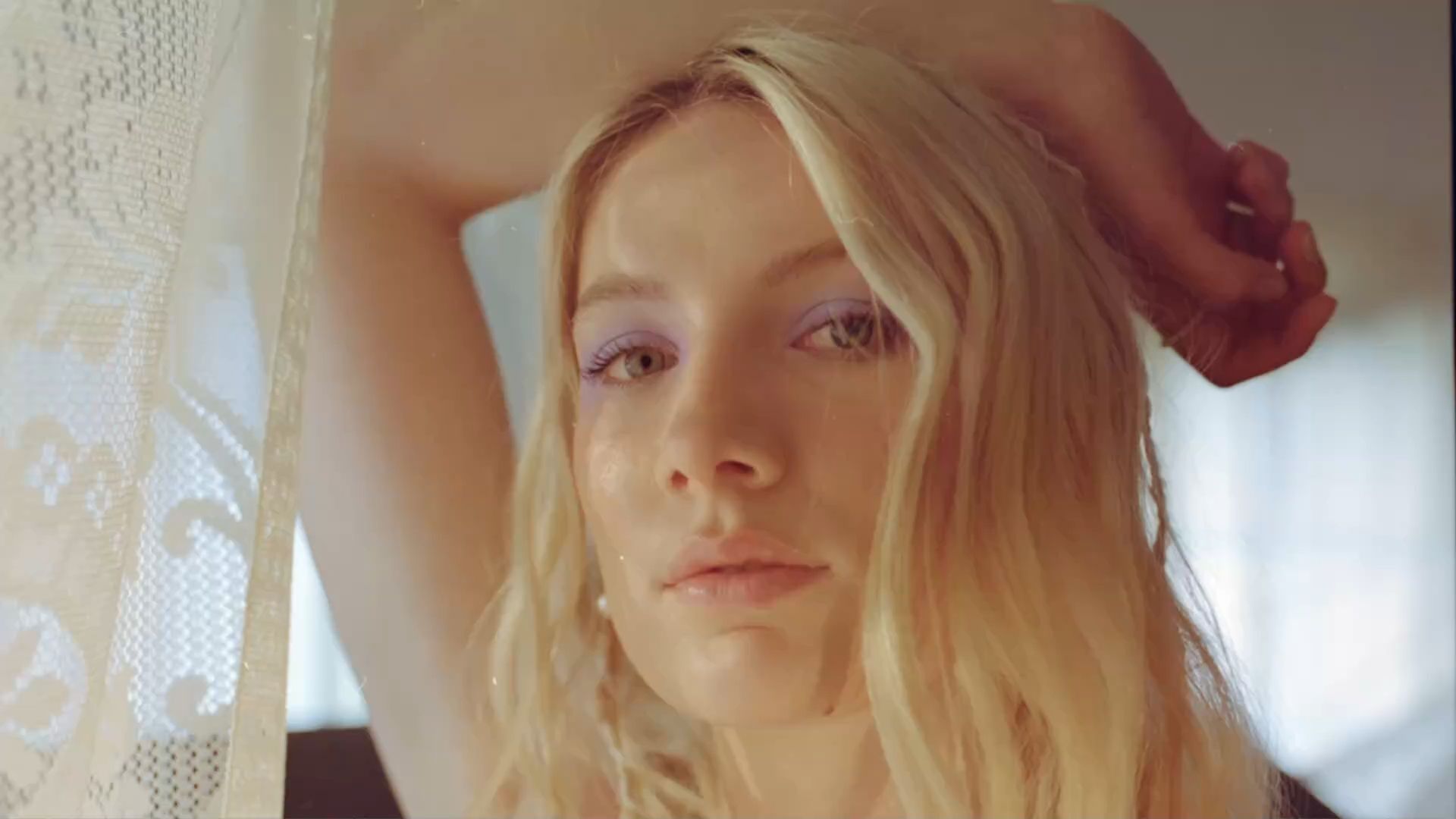 Carnet rose : Typh Barrow vient de donner naissance à son premier ...