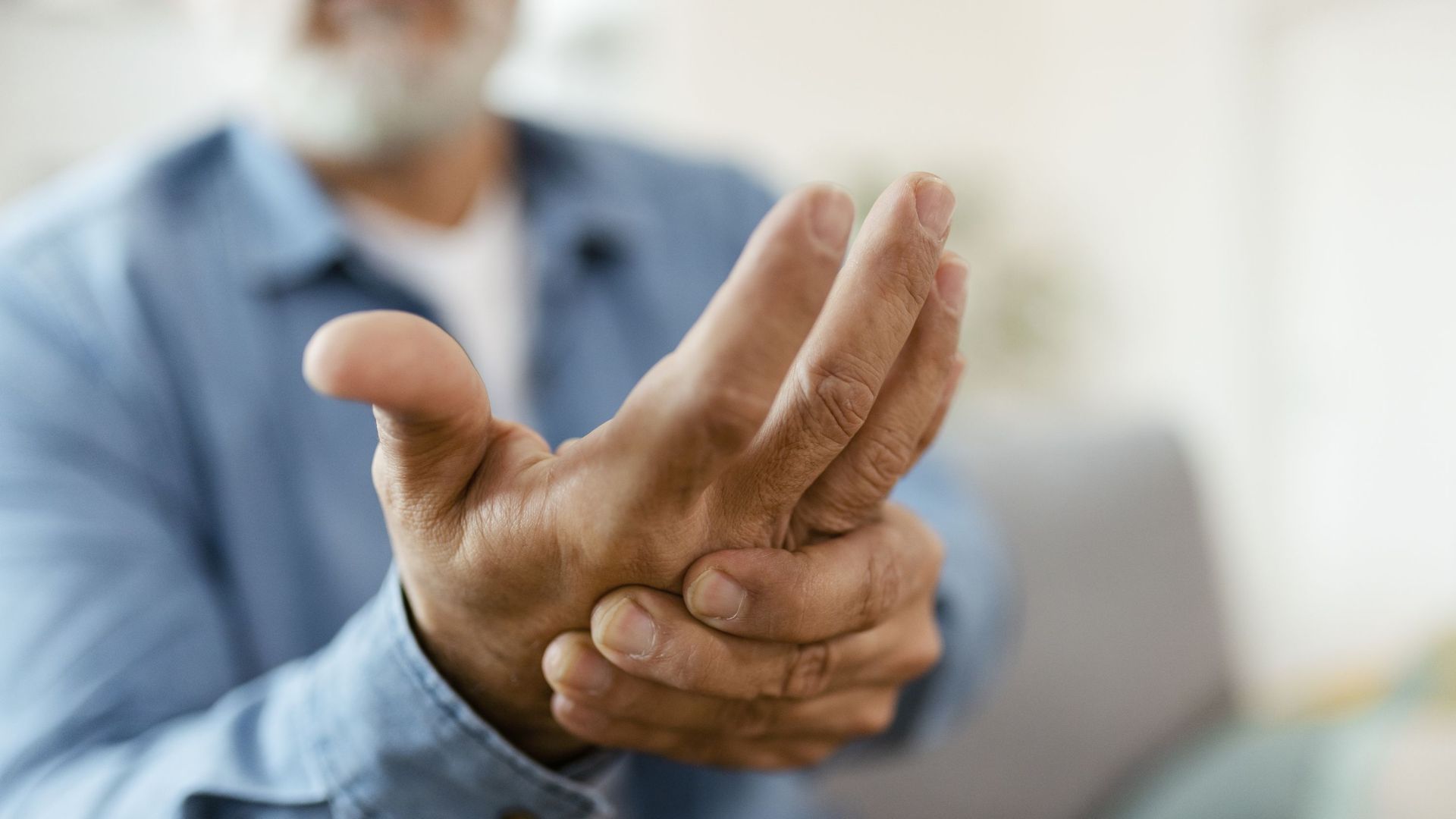 Engelures hivernales : comment les reconnaître et les soigner ? - RTBF ...