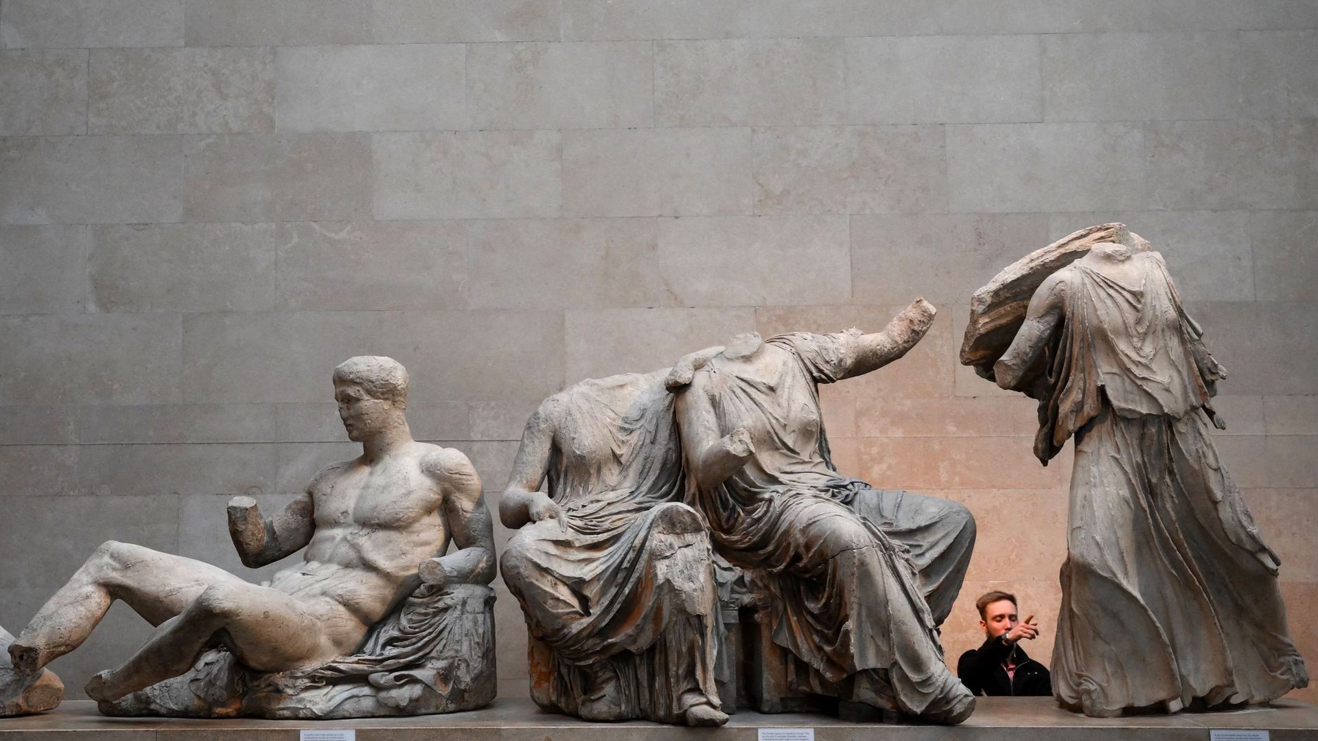 Le British Museum continue d’enflammer la Grèce en organisant un défilé devant les frises du ...