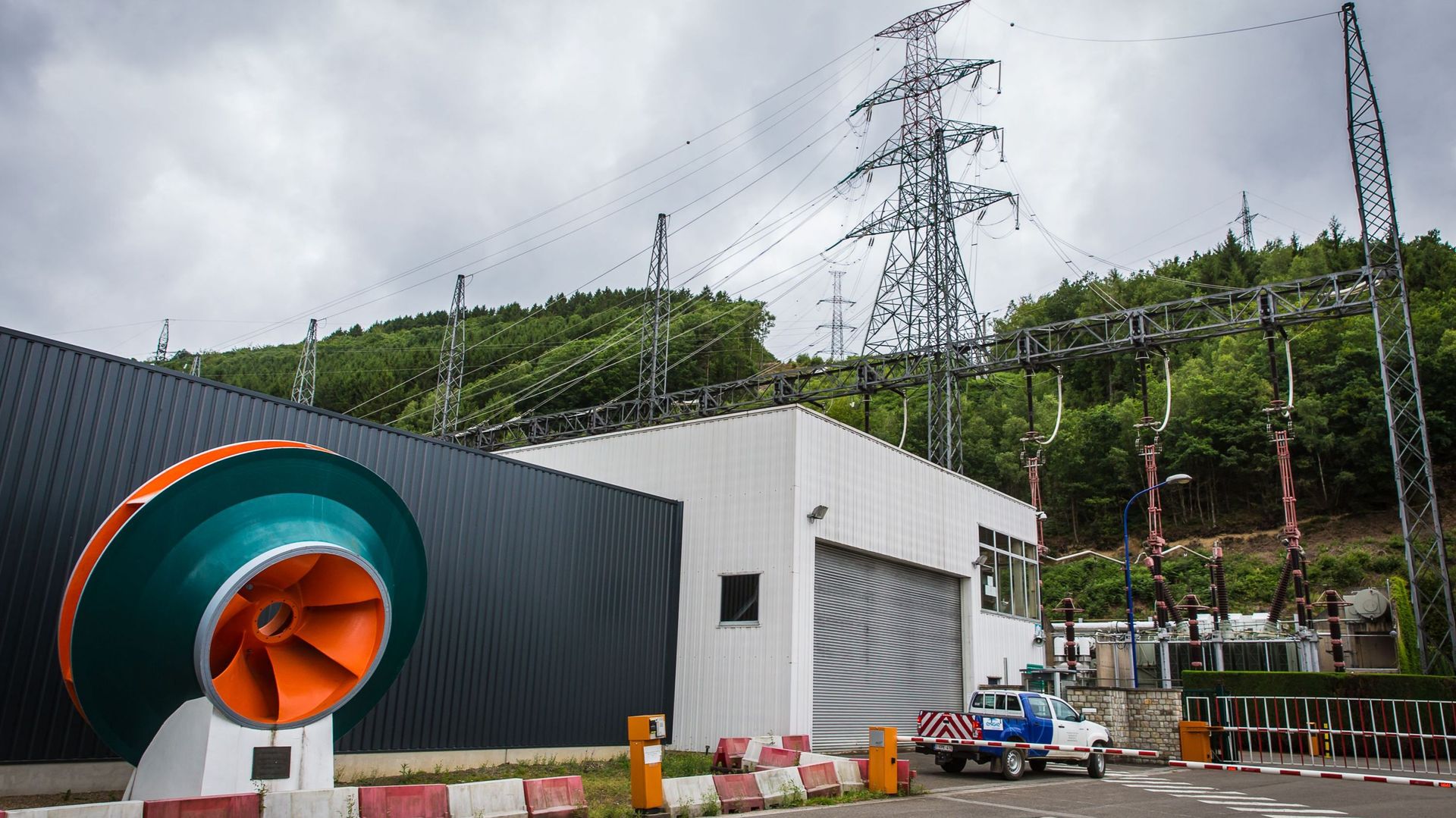 De l'électricité à coût nul pour Engie à la centrale de Coo - RTBF Actus