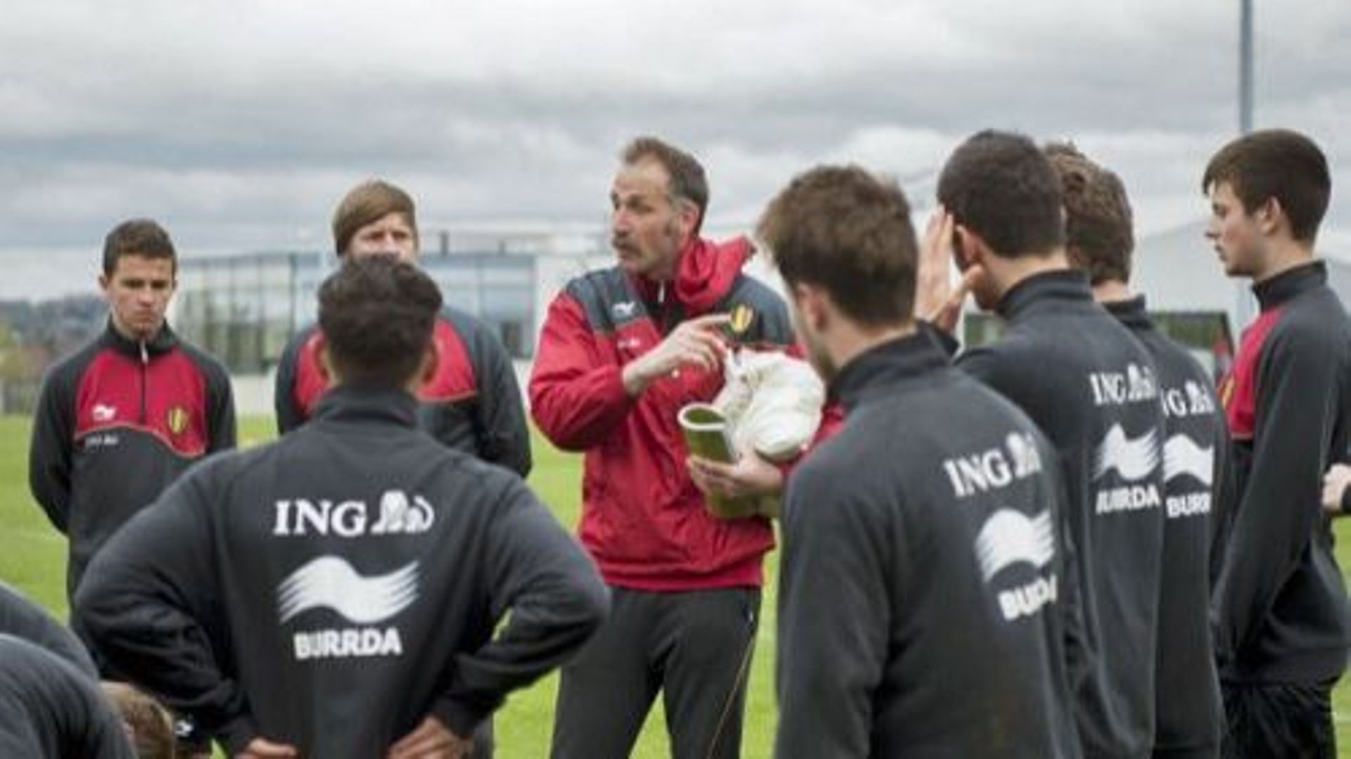 Les U17 au 2e tour malgré la défaite - RTBF Actus
