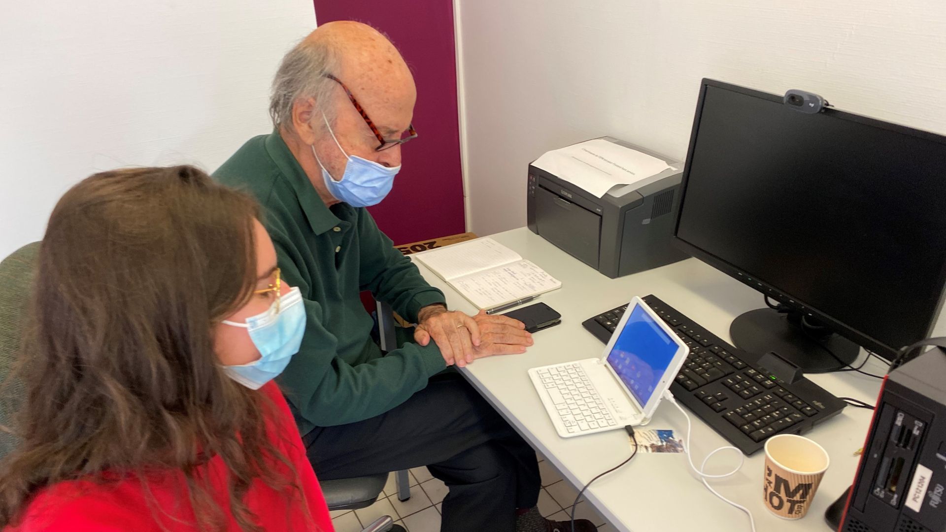 Wavre : une formation internet pour les seniors par les juniors - RTBF ...