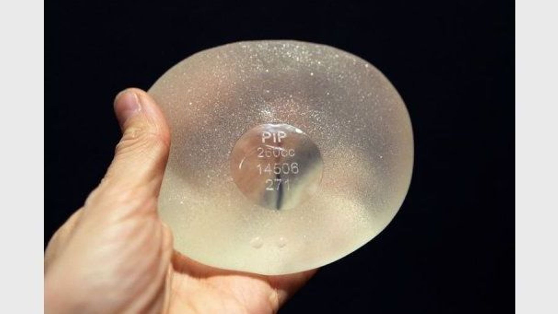Implants mammaires PIP: on recherche le responsable - RTBF Actus