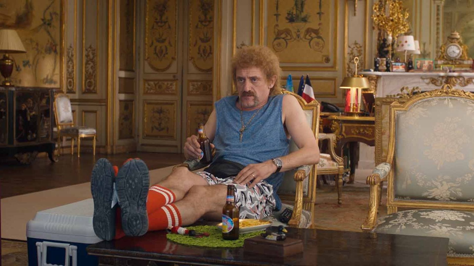 Les Tuche : une famille fictive inspirée de la réalité - RTBF Actus