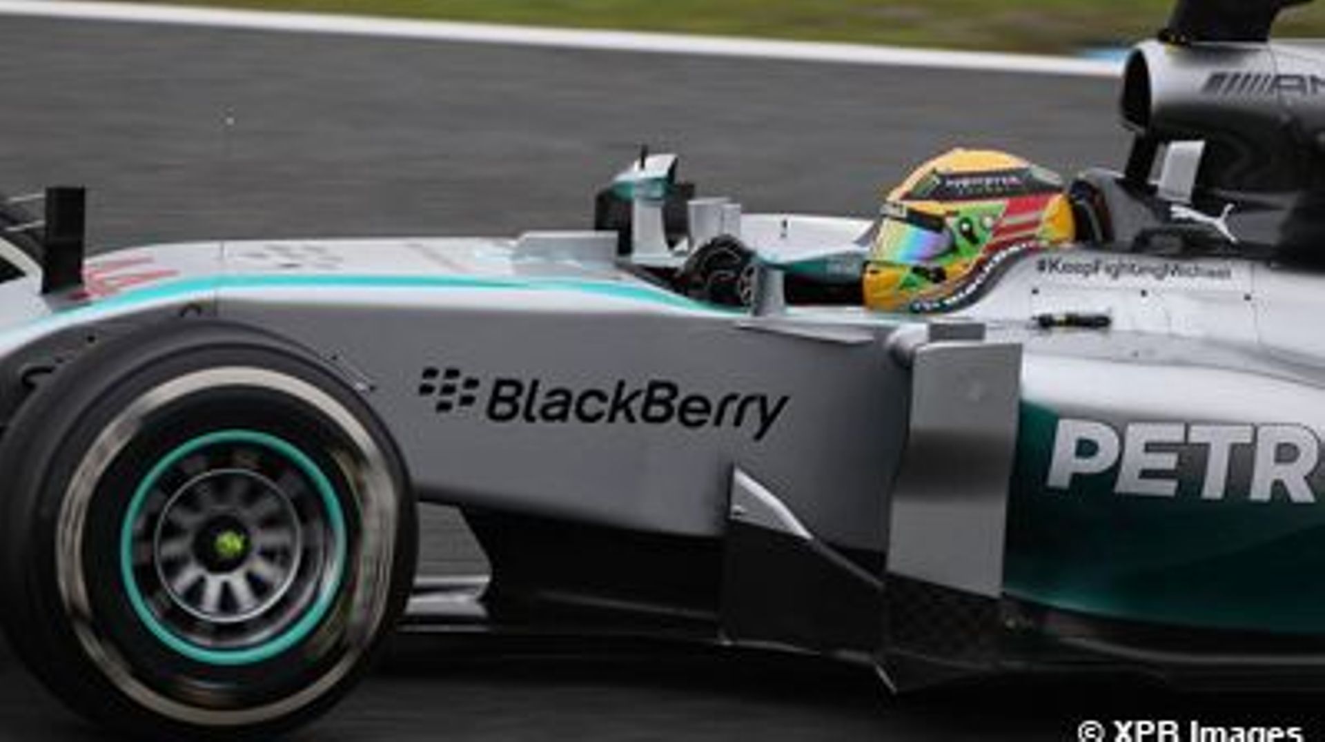 Hamilton donne son avis sur les nouveaux Pirelli - RTBF Actus