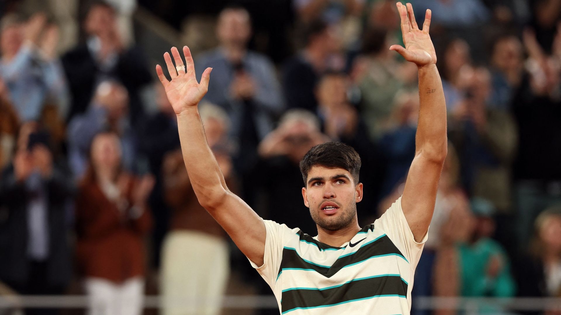 Roland-Garros : Carlos Alcaraz écrase Tommy Paul et rejoint le dernier ...