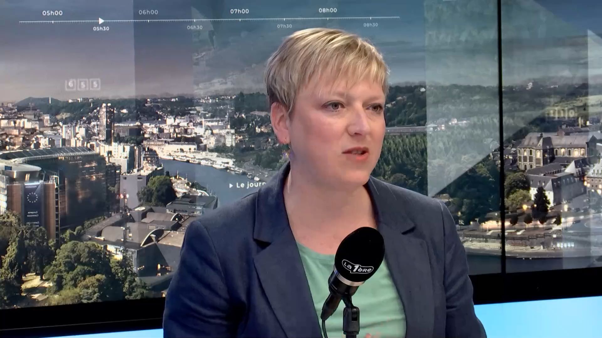 Les critiques d’Hugues Dayez : 'Il reste encore demain', le film ...