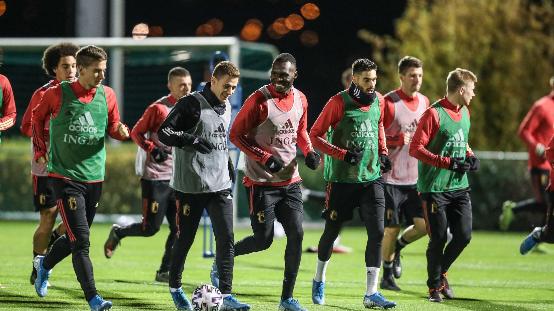 27 Diables à l'entrainement : Vermaelen de retour, Lukaku et Trossard ...