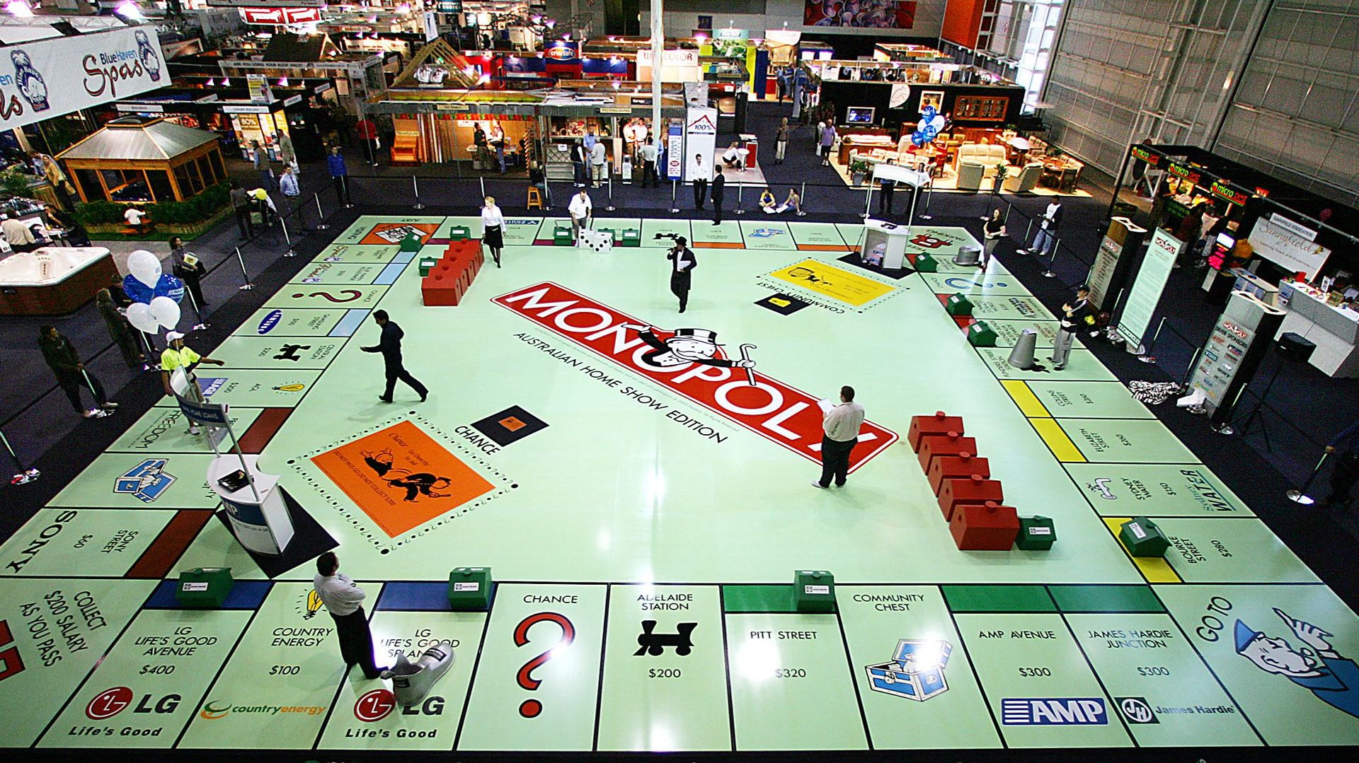 La STIB aussi a sa propre version du Monopoly - RTBF Actus