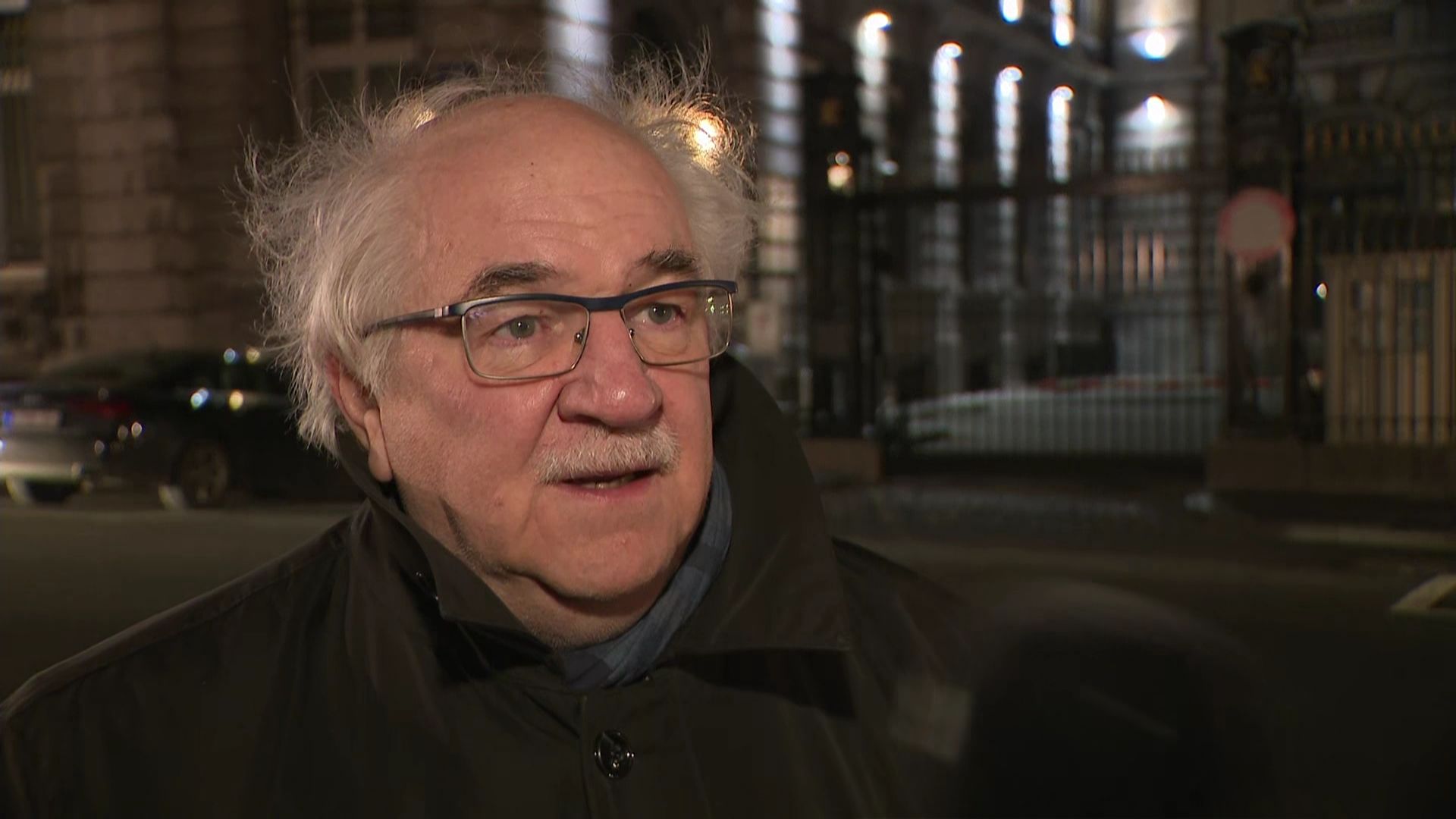 Richard Miller (MR) sur l'attribution de visas humanitaires : ' Tout s ...