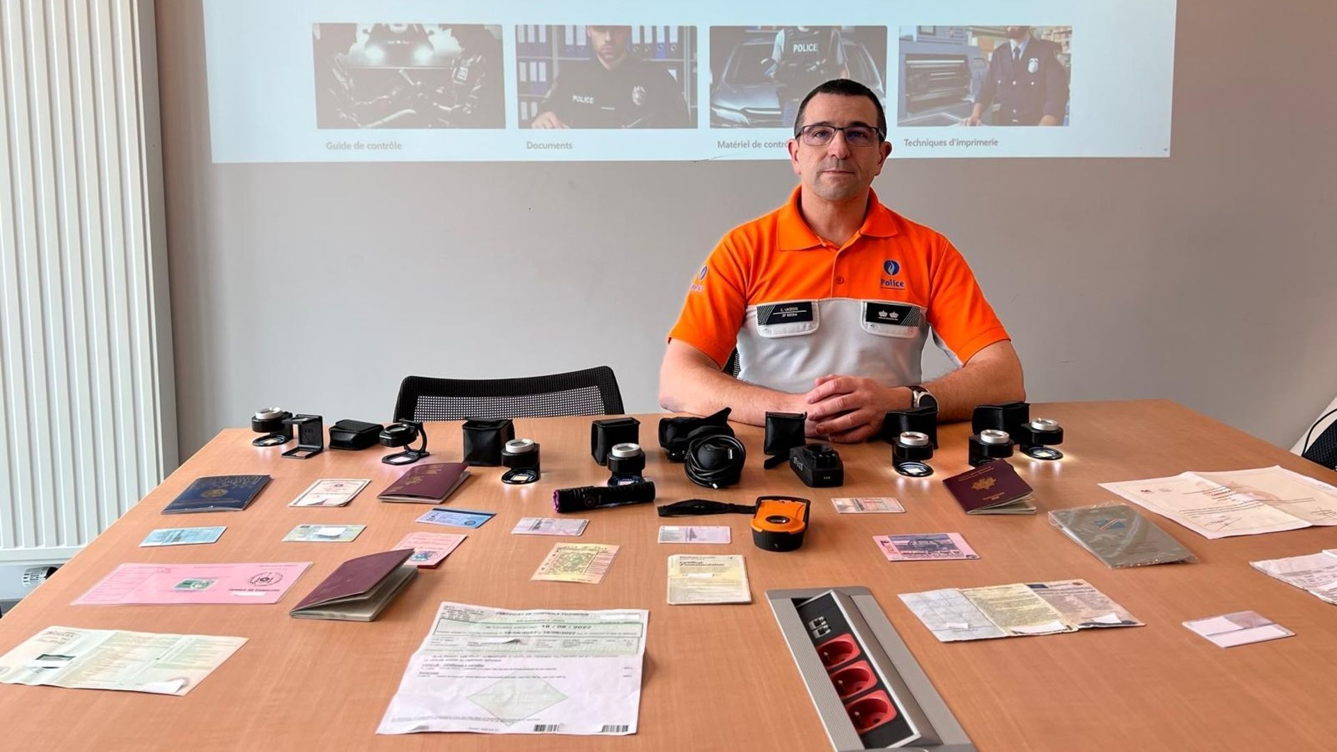 Un policier de la zone Secova lance un guide pour repérer les faux ...