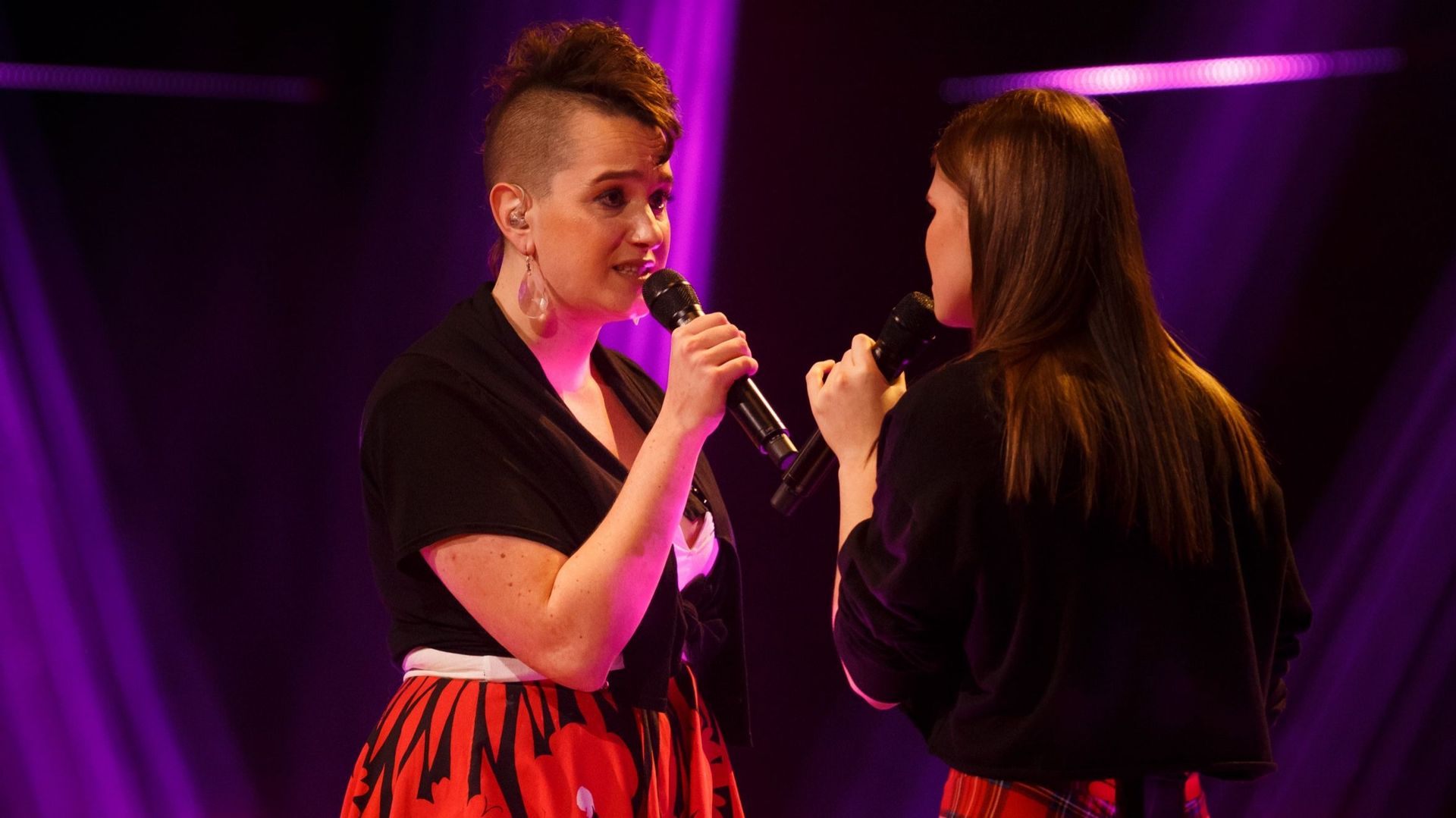 Mélange de douceur et d'émotion sur le plateau de The Voice avec Cloé ...