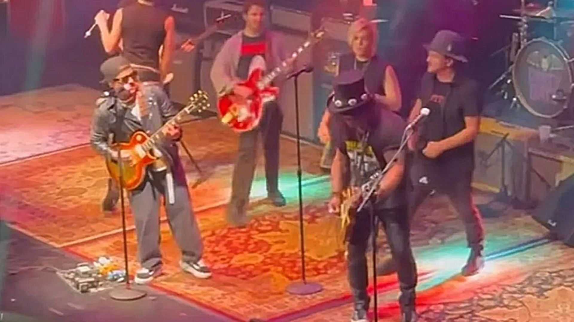 Regardez Bruno Mars reprendre Nirvana… avec Slash et Chad Smith ...