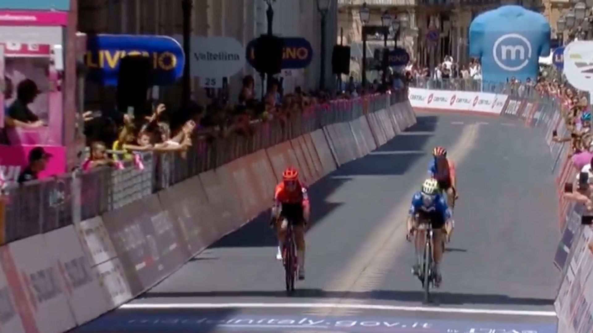 Strade Bianche : Demi Vollering s’impose en force devant Anna van der ...