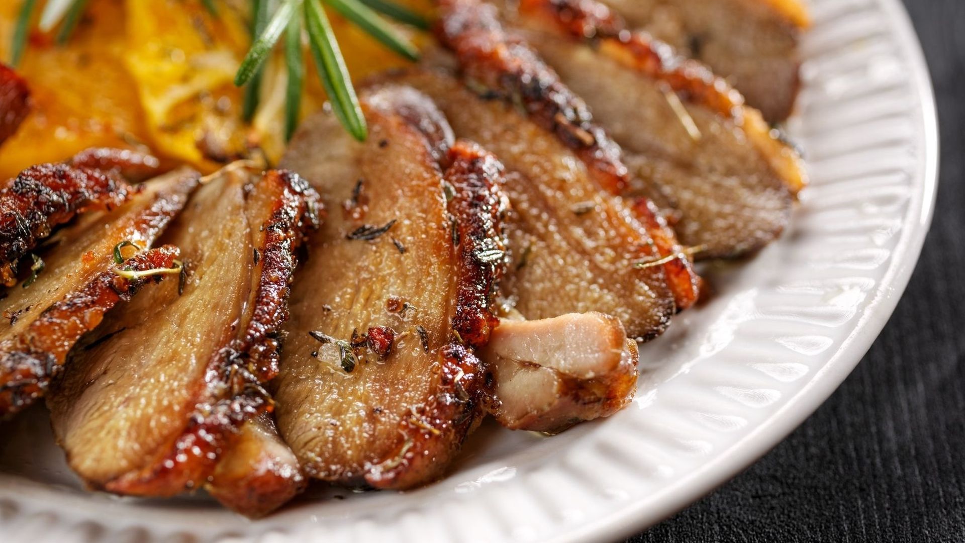 La recette de cuisse de canard au miel d'Alain Boschman - RTBF Actus