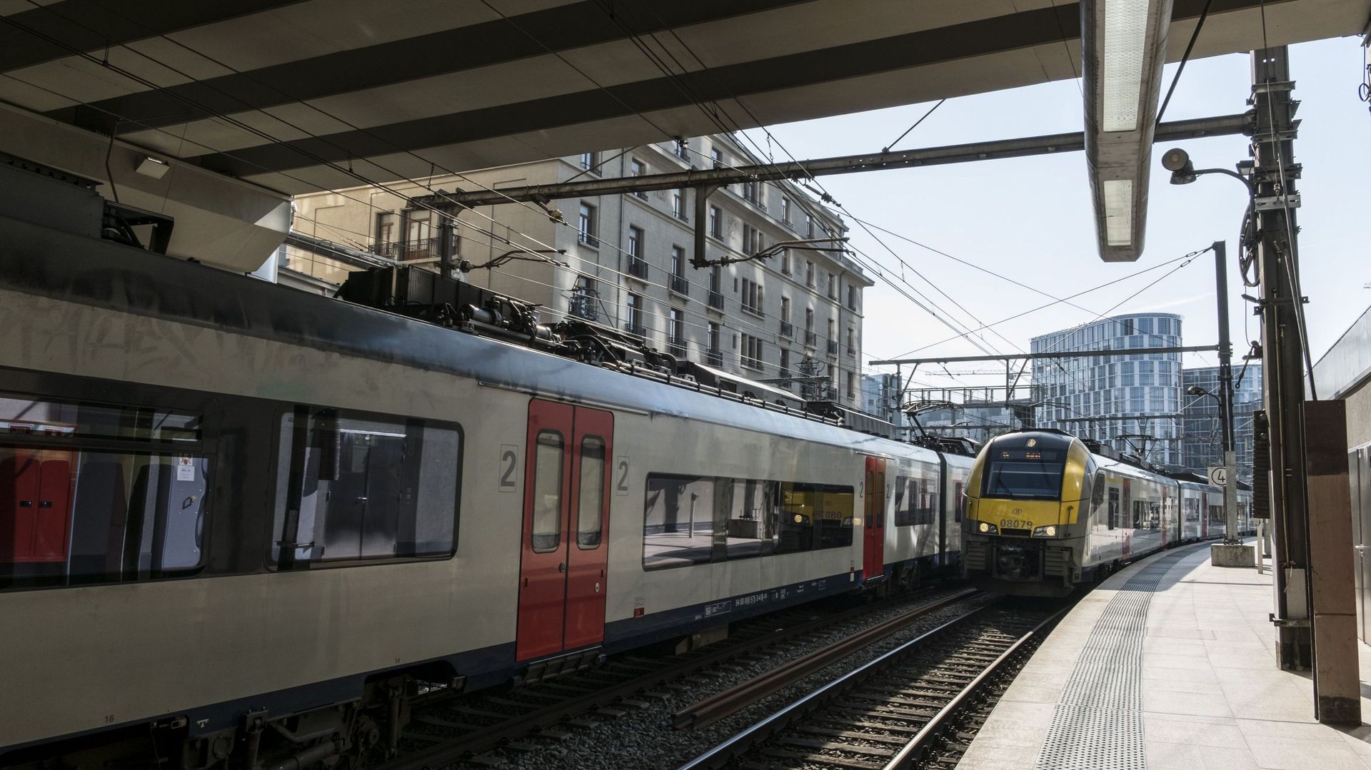 Quelque 2700 trains ont été supprimés au mois de septembre - RTBF Actus