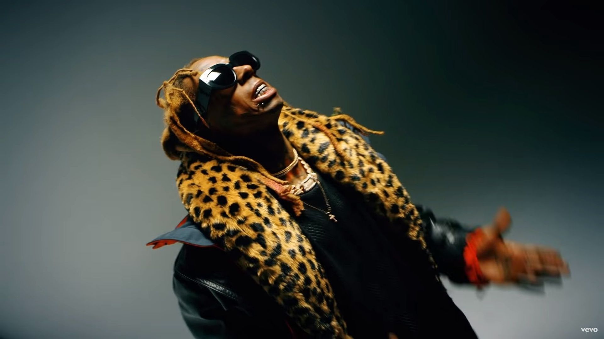 Dromadaire et bonne soeur en latex pour le nouveau clip de Lil Wayne 'Don't Cry' - RTBF Actus