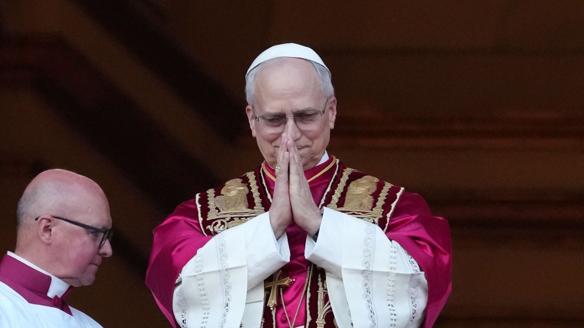 Jacqueline Galant, le pape Léon XIV et Tom Cruise réunis dans Le Grand ...
