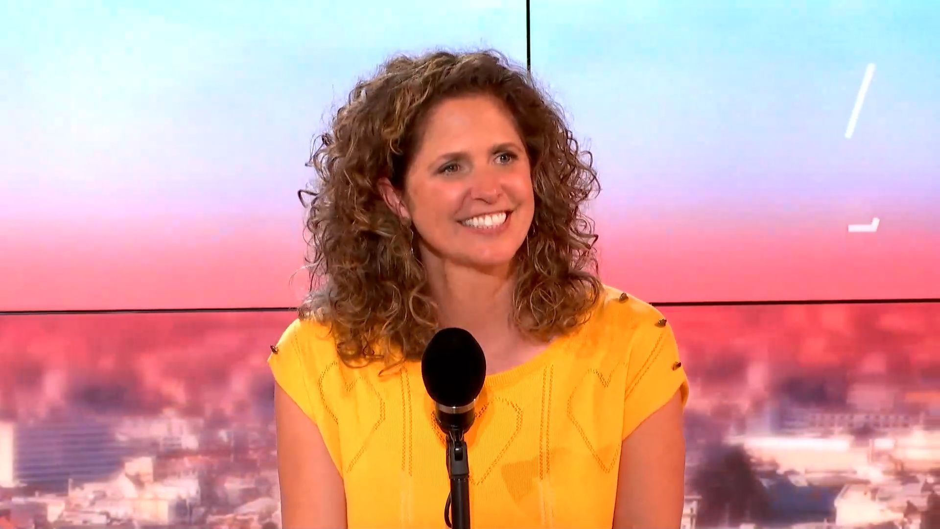 Sara De Paduwa passe le relais : découvrez qui la remplacera dès ...