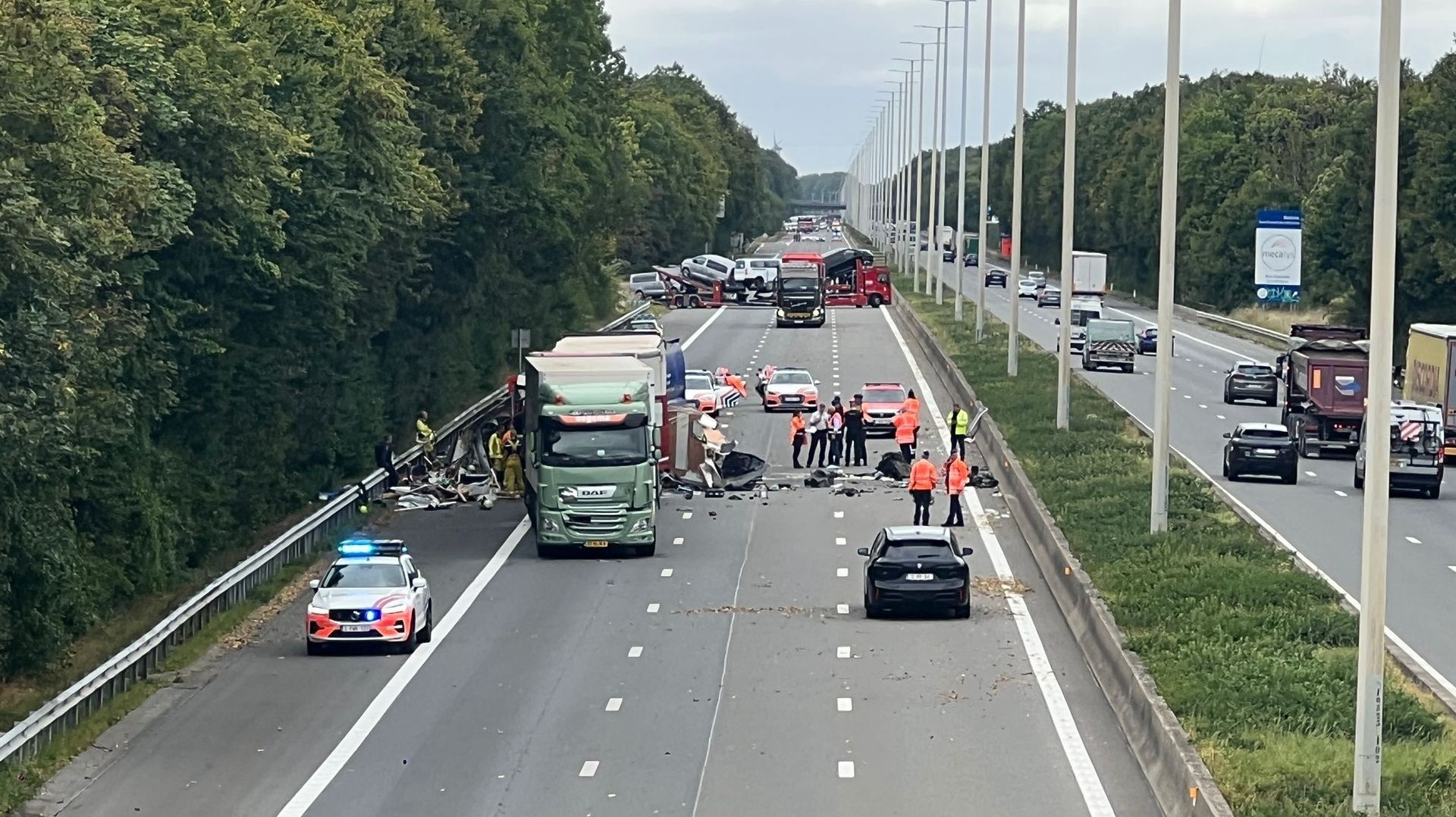 E42 : l’autoroute a été fermée pendant plusieurs heures à Andenne en ...