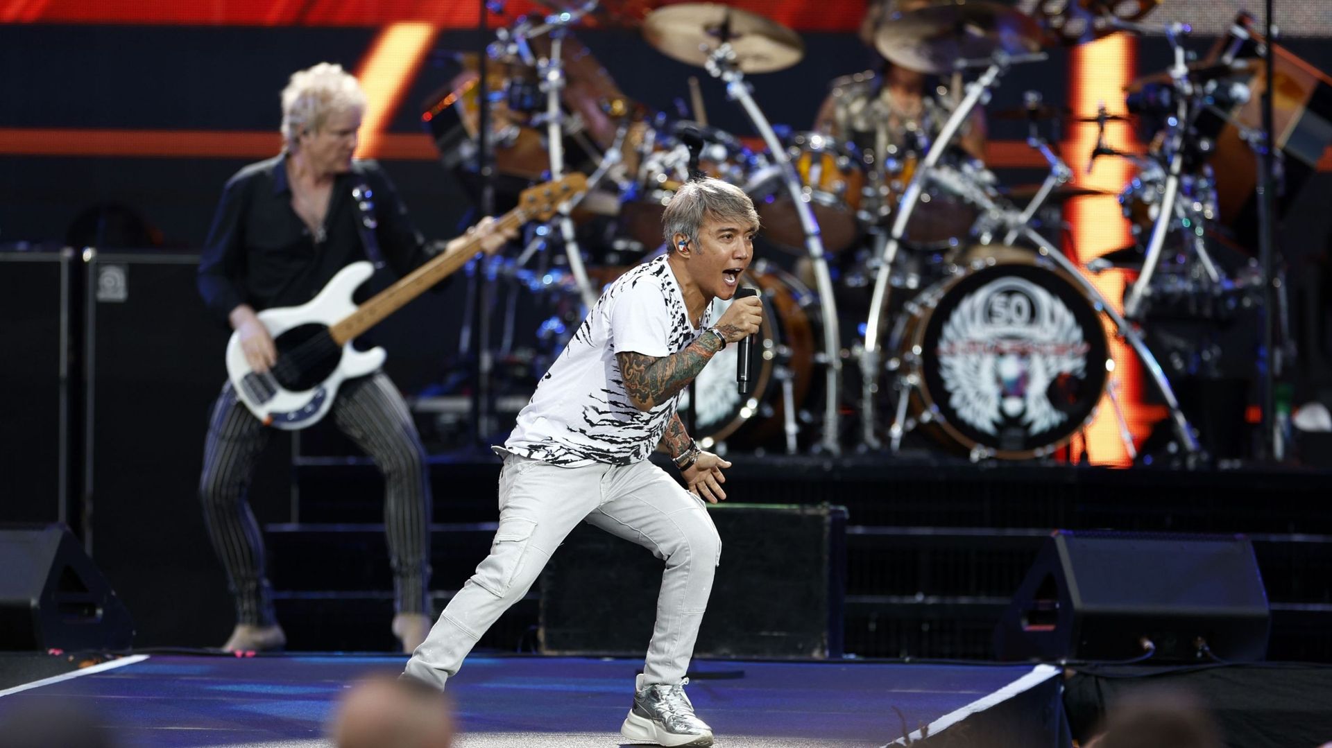 Steve Perry et Willie Nelson revisitent un classique de Journey pour la ...