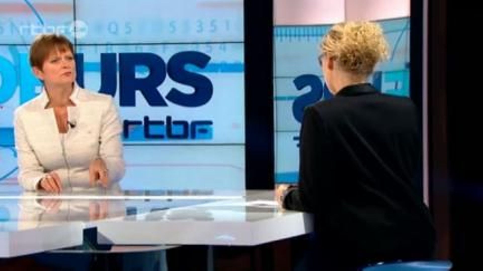 Sabine Laruelle est à table avec Les Décodeurs - RTBF Actus Sabine Laruelle est à table avec Les Décodeurs - RTBF Actus