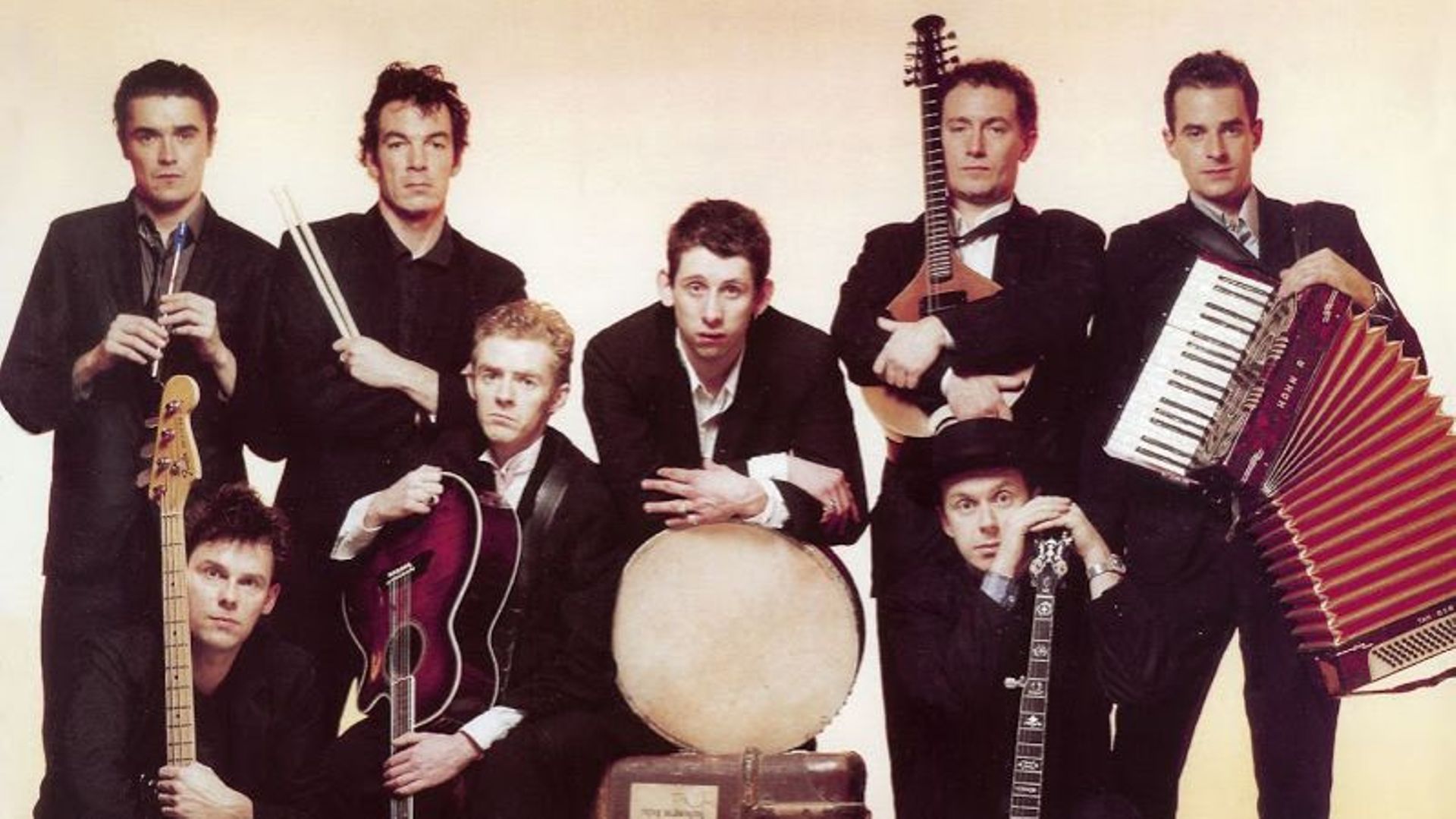 Le monde de la musique honore la mémoire de Shane MacGowan des Pogues ...