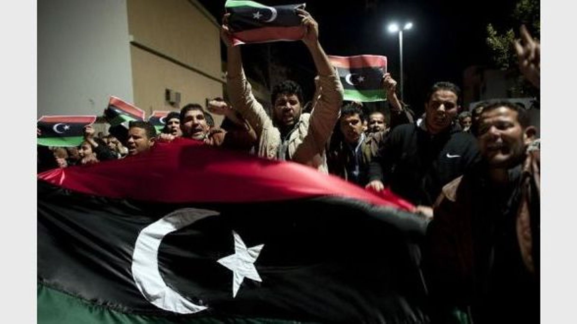 Libye: Kadhafi affirme que 'tout est calme', les insurgés s'organisent ...