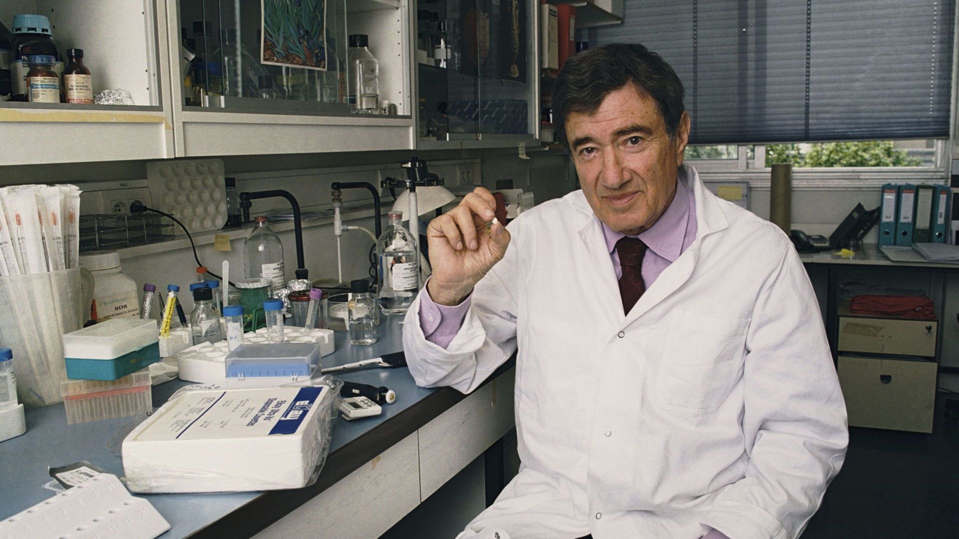 Le professeur Etienne-Emile Baulieu, père de la pilule abortive, est ...