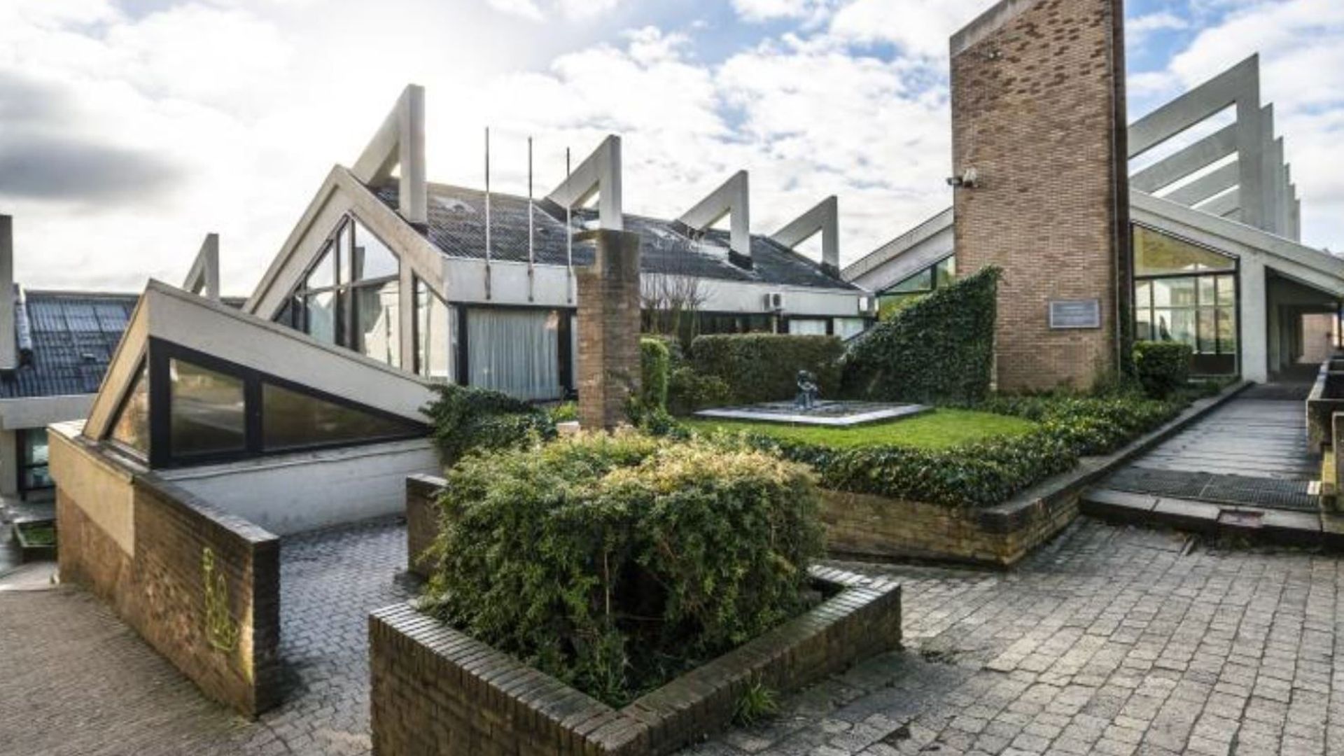 Louvain-la-Neuve: les piscines du Blocry restent fermées pour l'instant