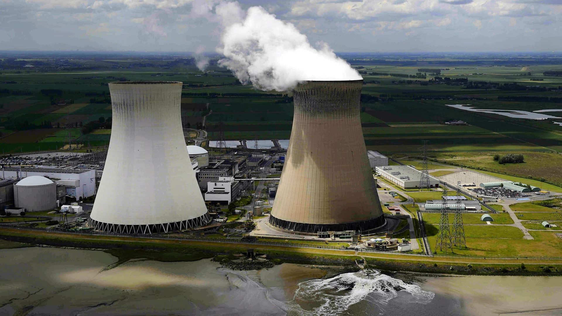 Doel 1 et 2 à l'arrêt plus longtemps pour leur maintenance - RTBF Actus