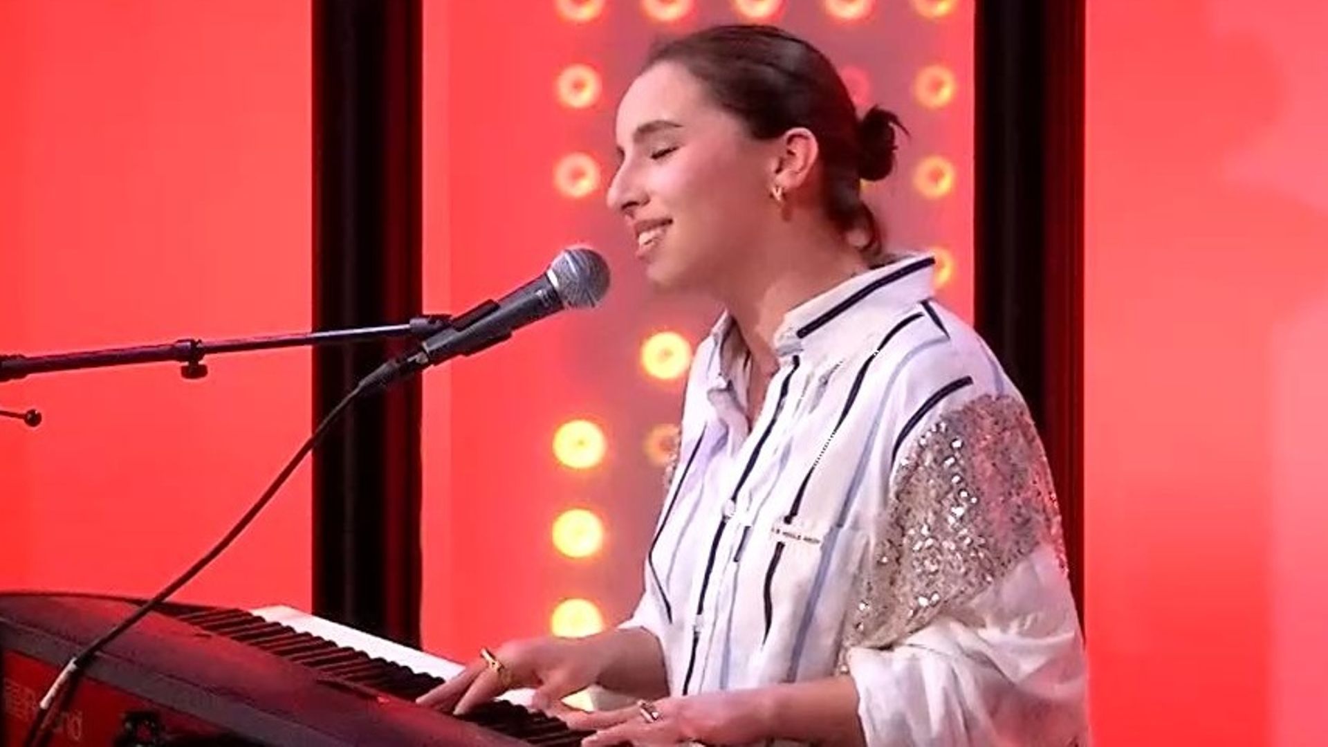 Bini : la pépite liégeoise qui a séduit Saule - RTBF Actus