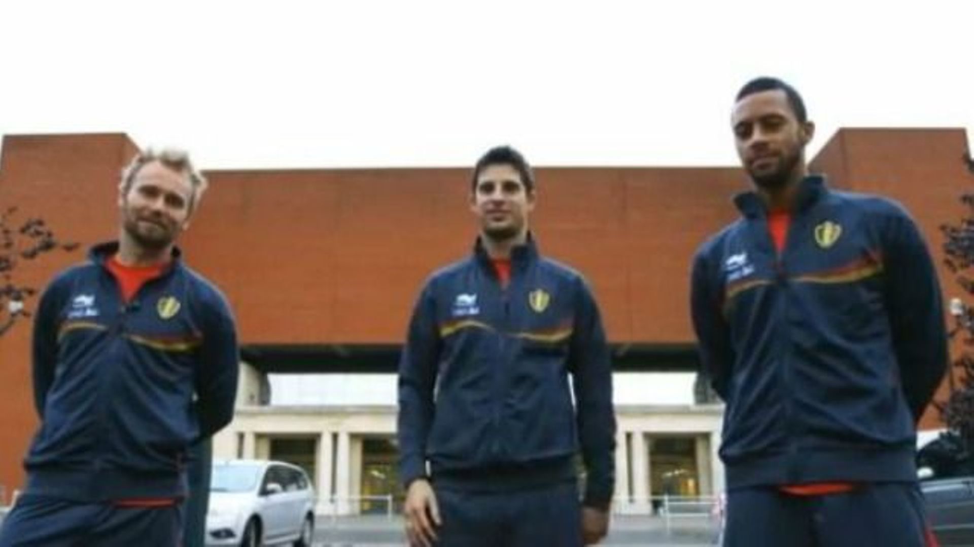 Les Diables guident les fans dans le stade Roi Baudouin - RTBF Actus