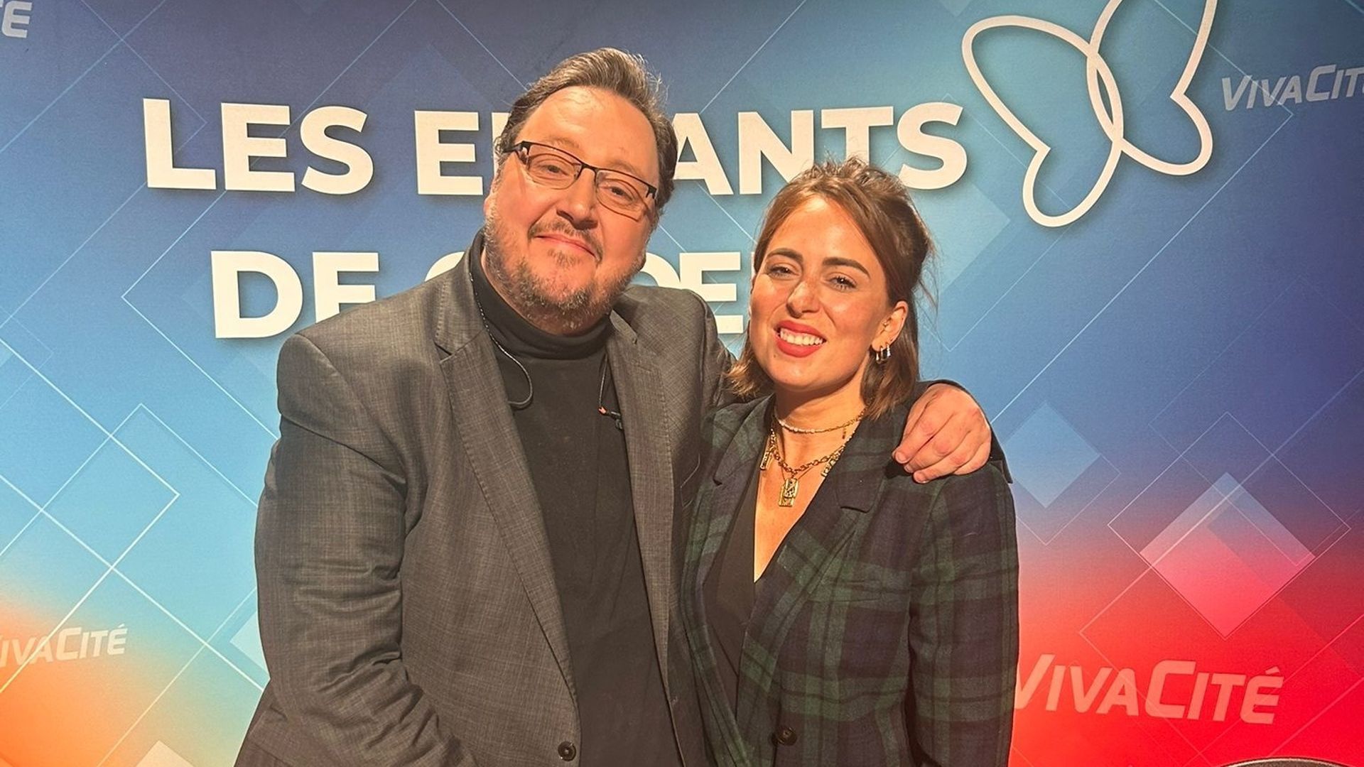 Héloïse Blanchaert transforme les Enfants de chœur en scène de karaoké ...