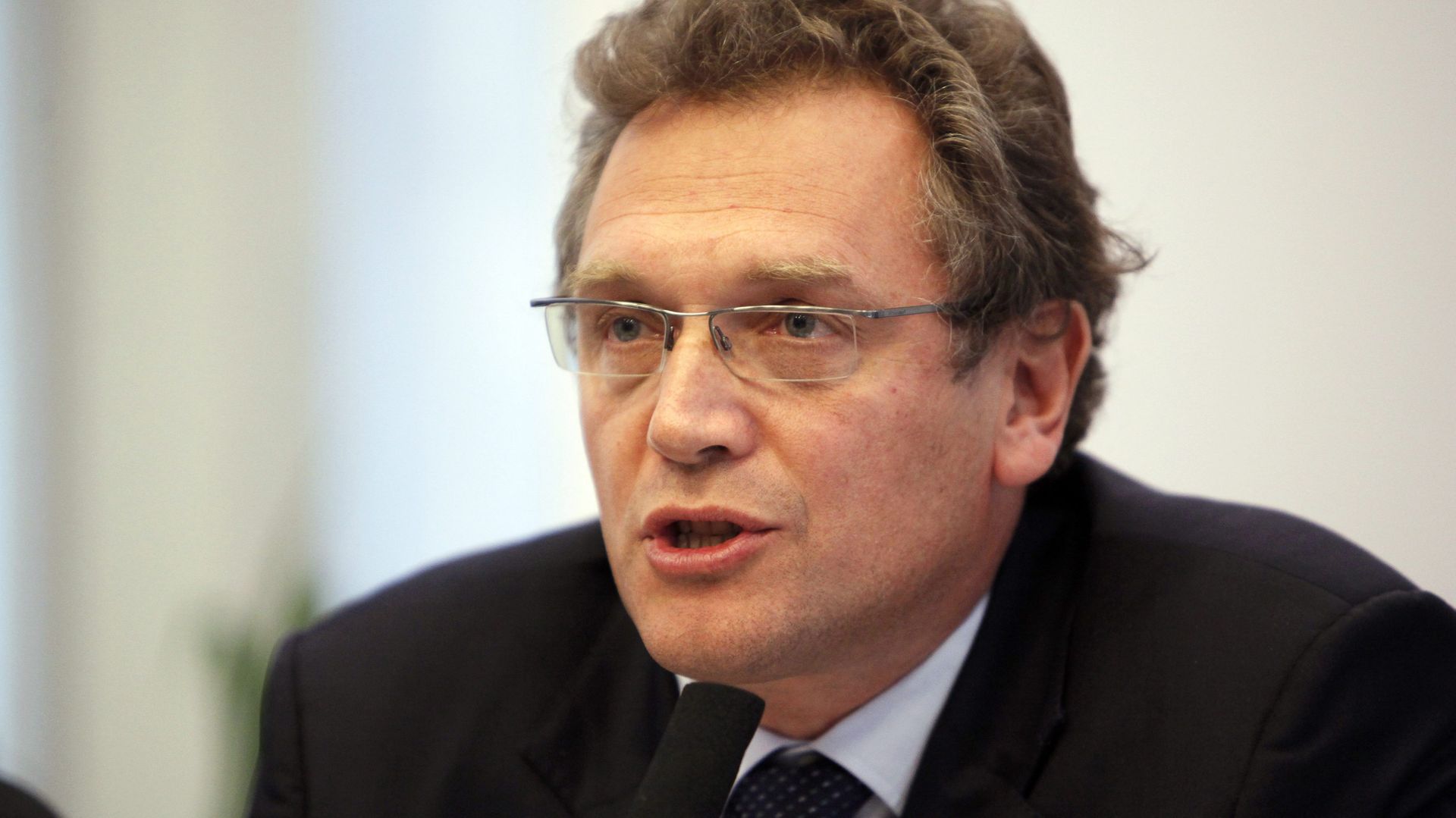 Jérôme Valcke trop influent? - RTBF Actus