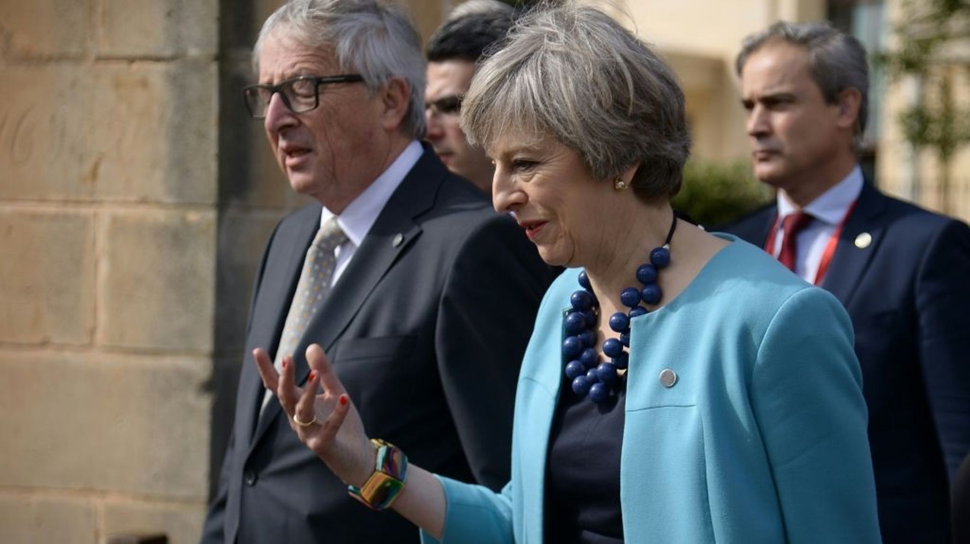 Brexit: Londres devra payer sa facture à l'UE 'comme on règle sa ...