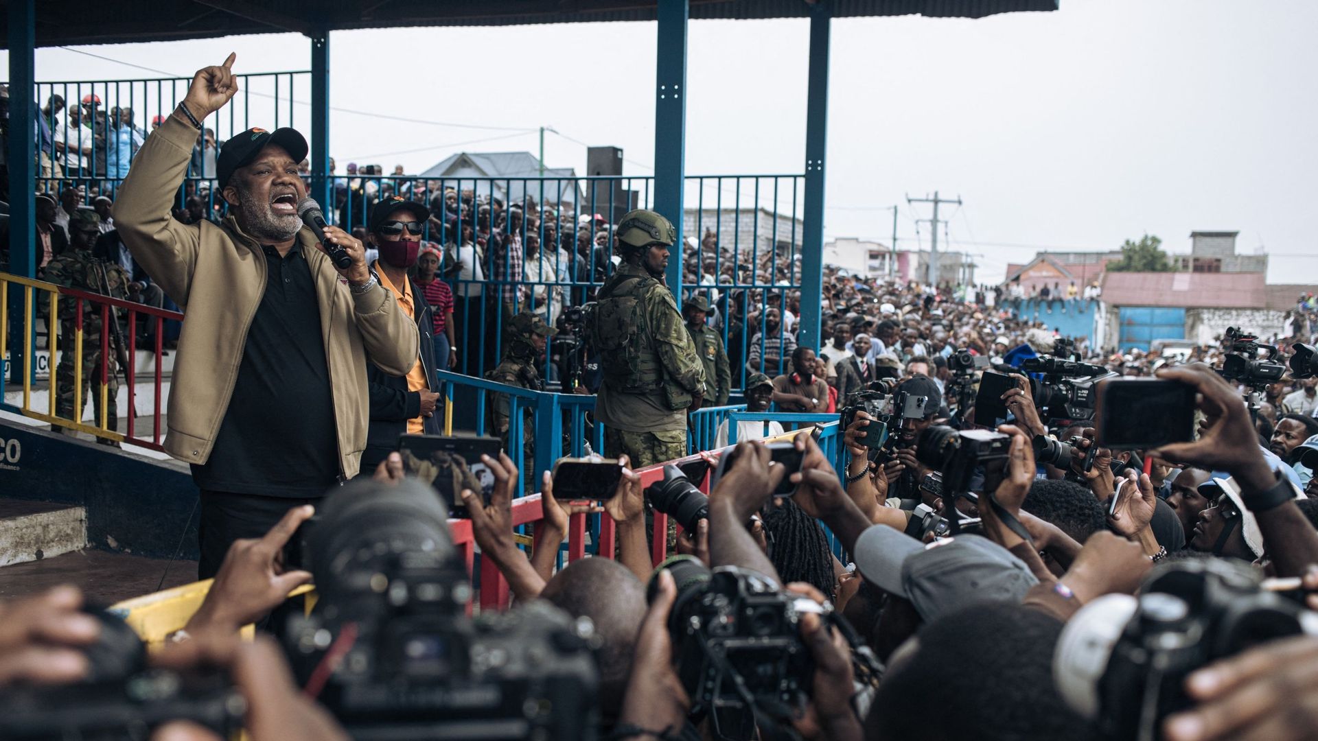 Violences dans l’est de la RDC : au moins 160 femmes violées et brûlées vives lors d’une évasion ...