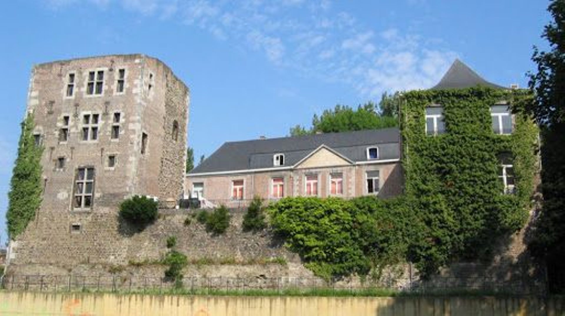 'Confin'artistes', Oupeye met à l'honneur vos créations - RTBF Actus