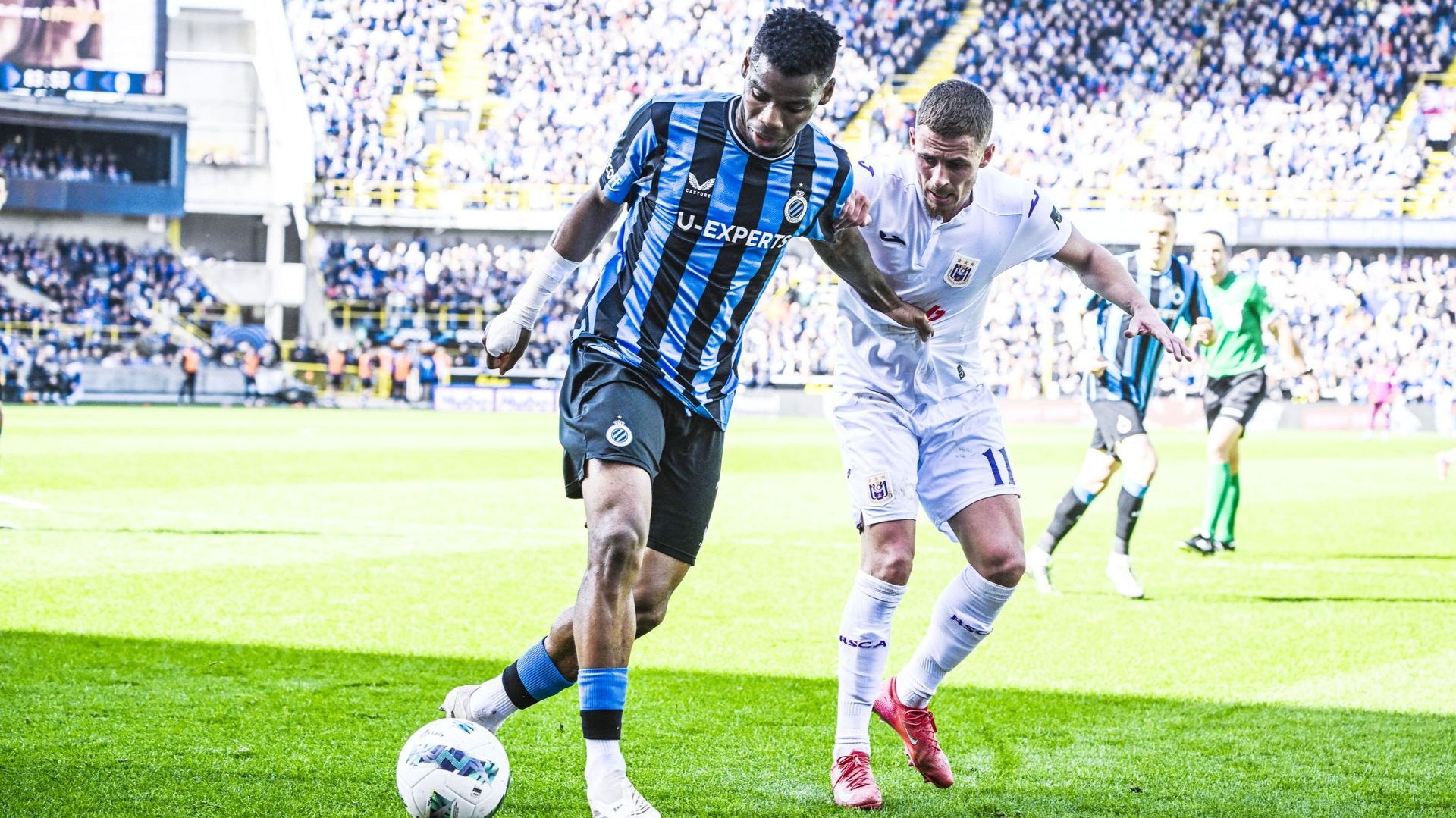 Le FC Bruges s’impose face à Anderlecht et remporte sa 12e Coupe de ...