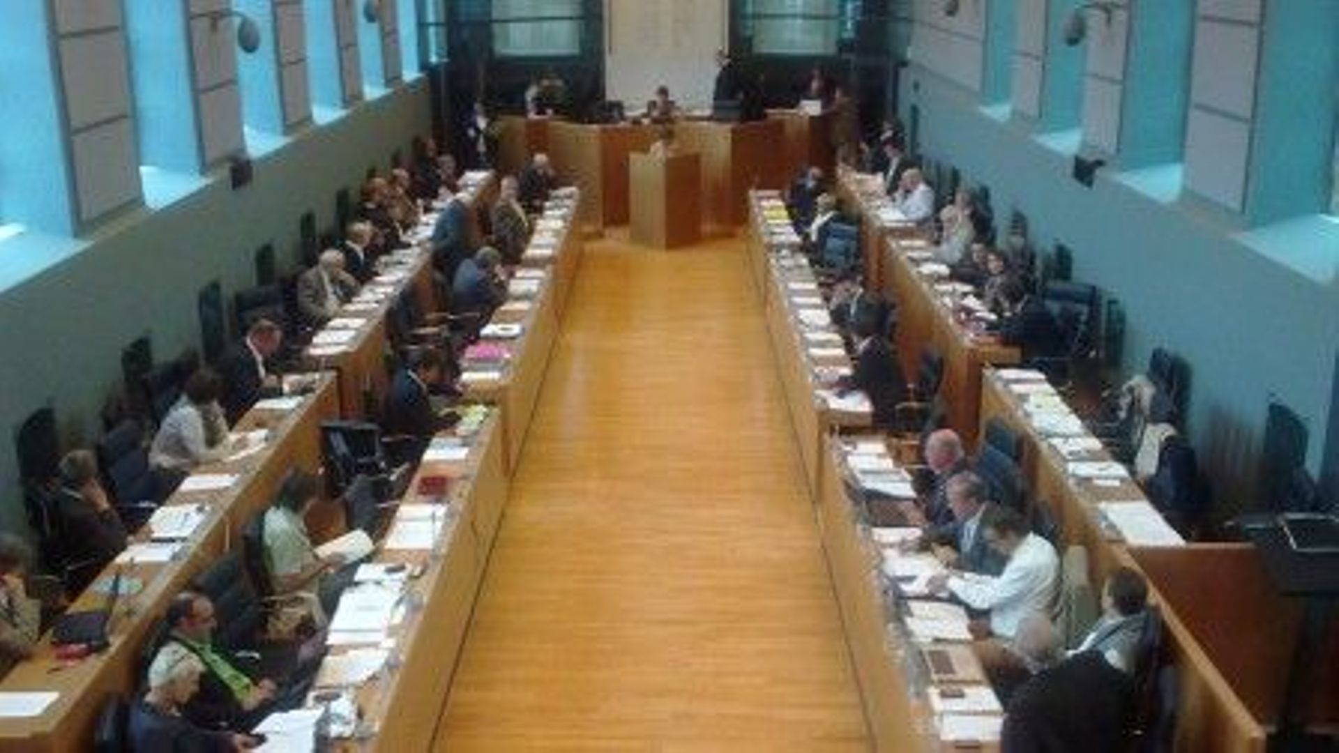 Deux séances plénières pour installer le nouveau parlement wallon ...