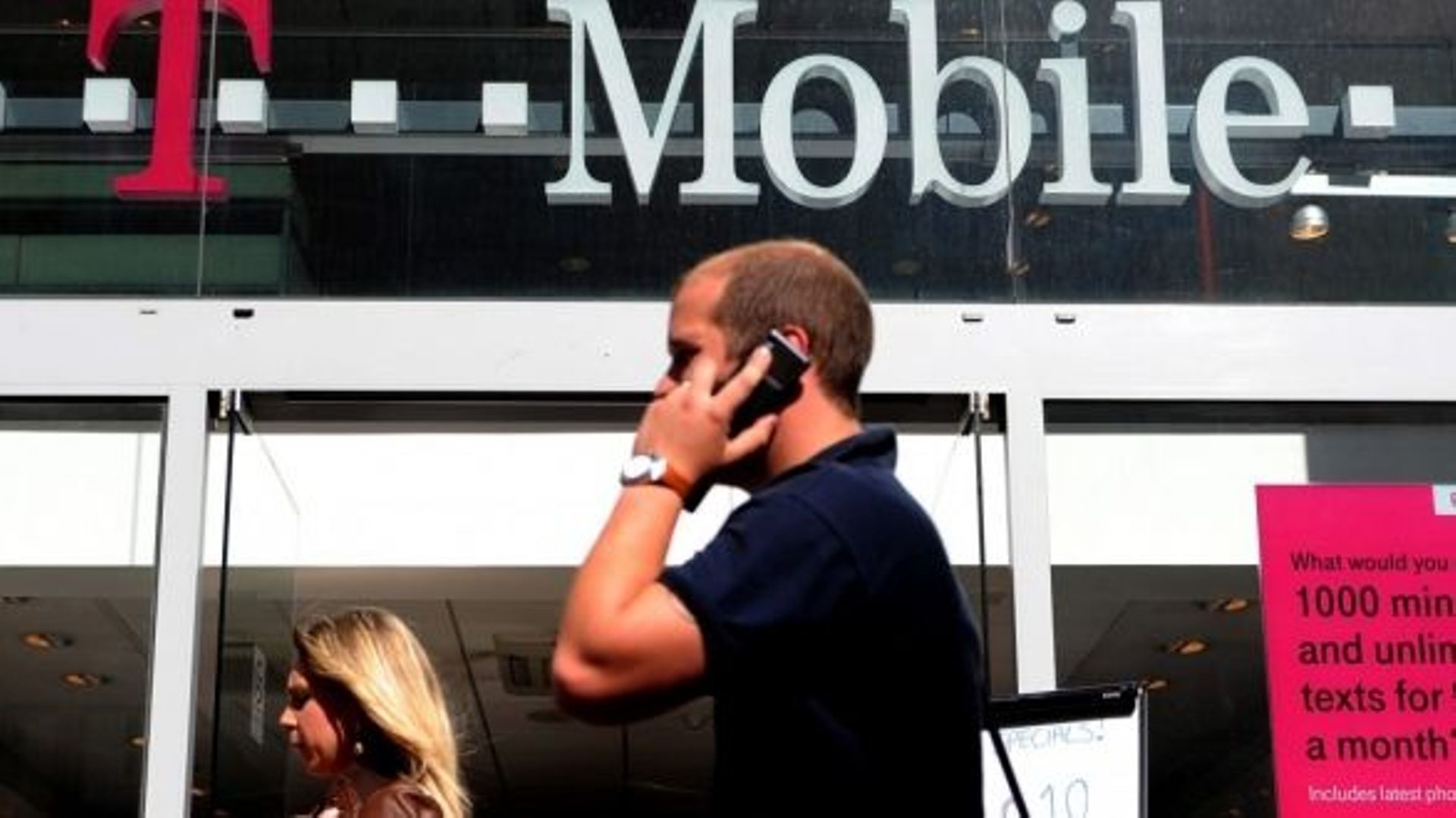T-Mobile UK: les données de clients vendues par un employé - RTBF Actus T-Mobile UK: les données de clients vendues par un employé - RTBF Actus