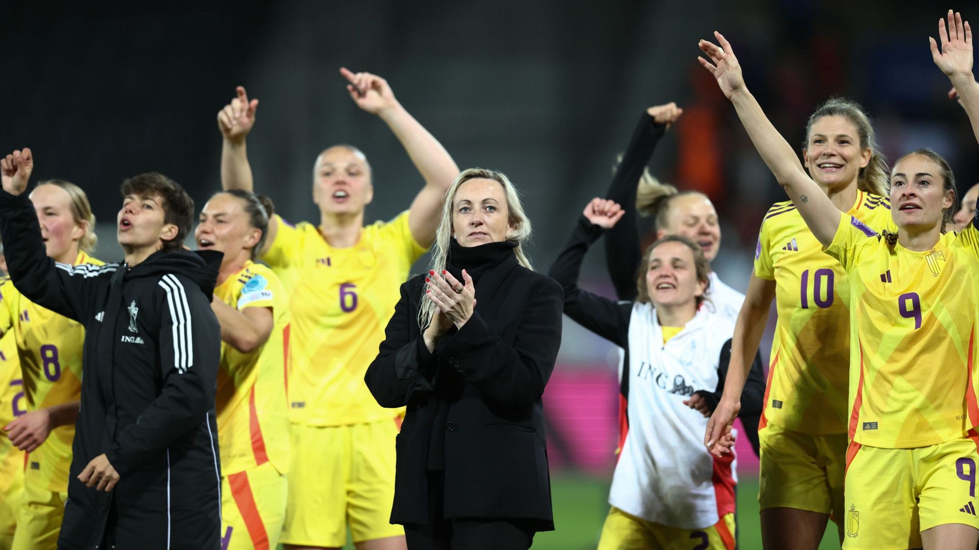 Les Flames qui flambent : Davina Philtjens et Elena Dhont offrent trois points à Sassuolo - RTBF ...