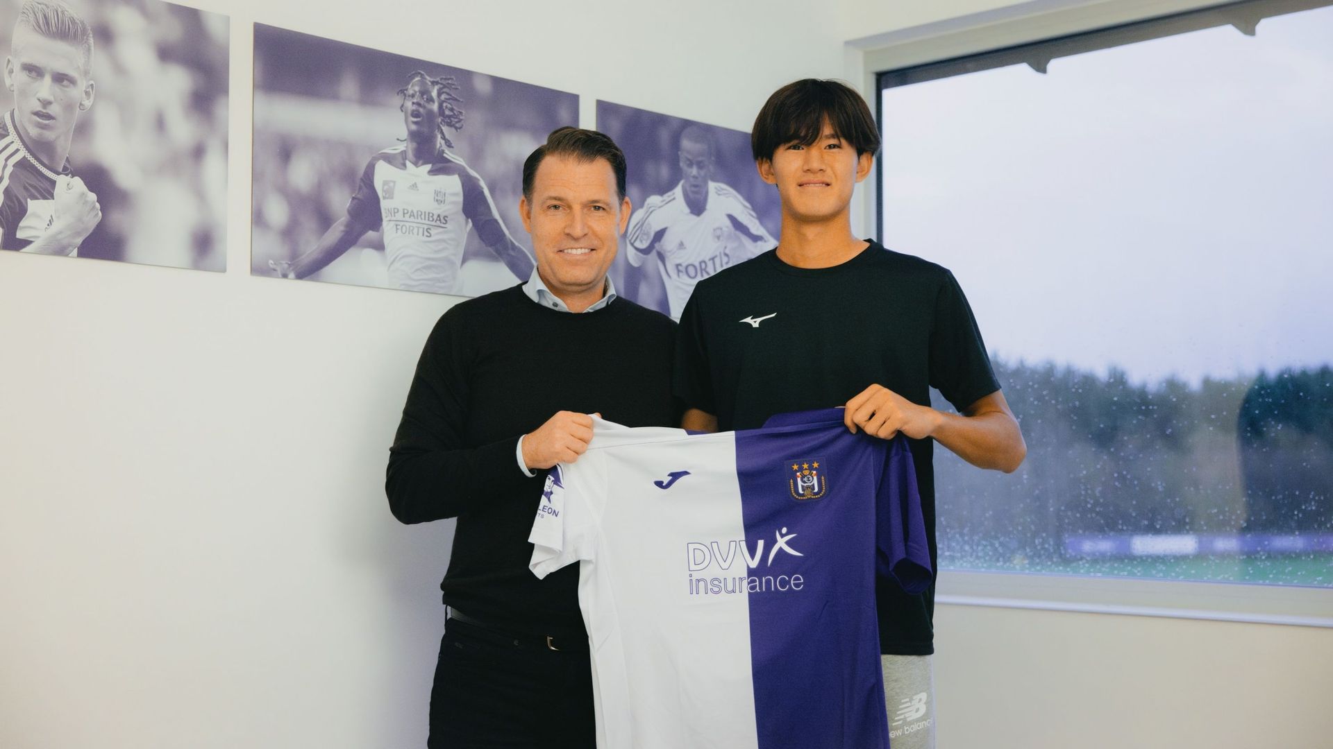 Anderlecht prépare l'avenir avec l'attaquant japonais Keisuke Goto, 18 ...