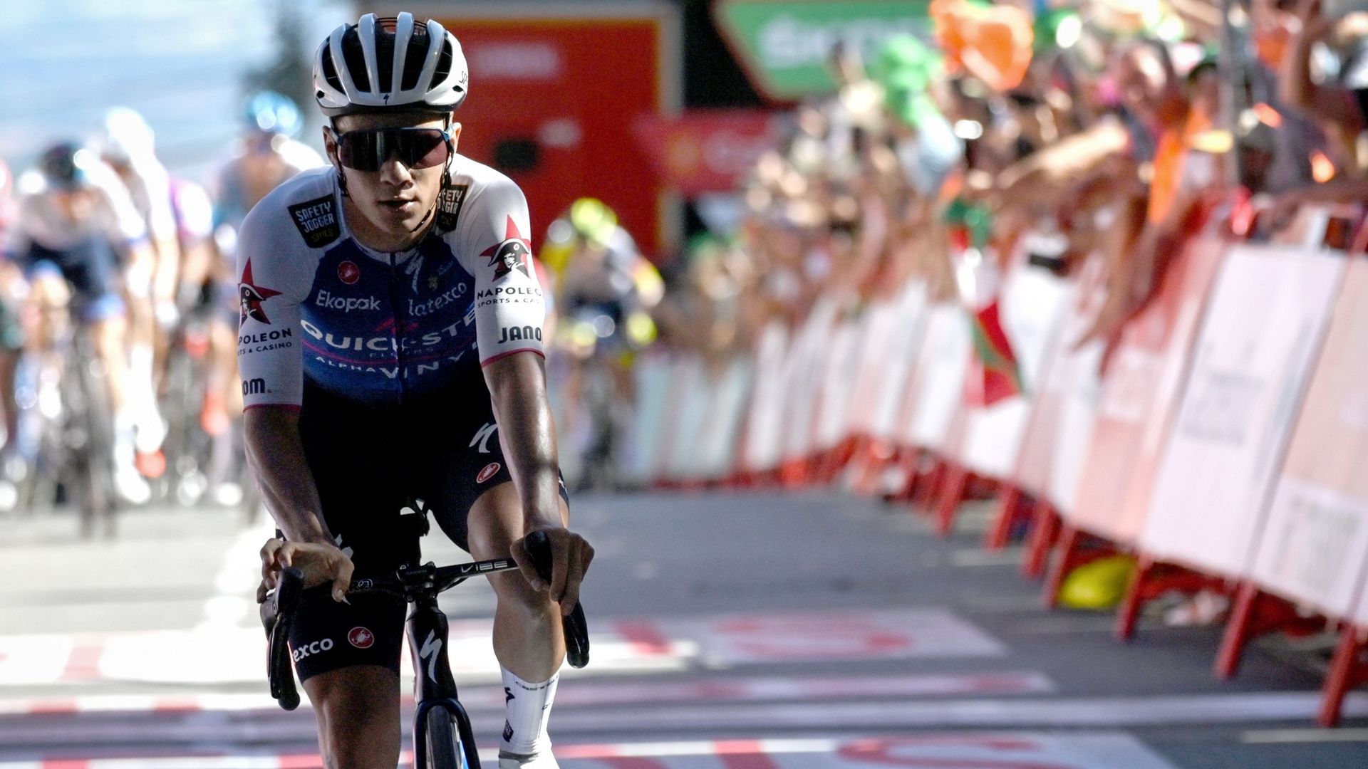 Remco Evenepoel euphorique après son maillot rouge sur la Vuelta : 'C'est un rêve qui devient ...