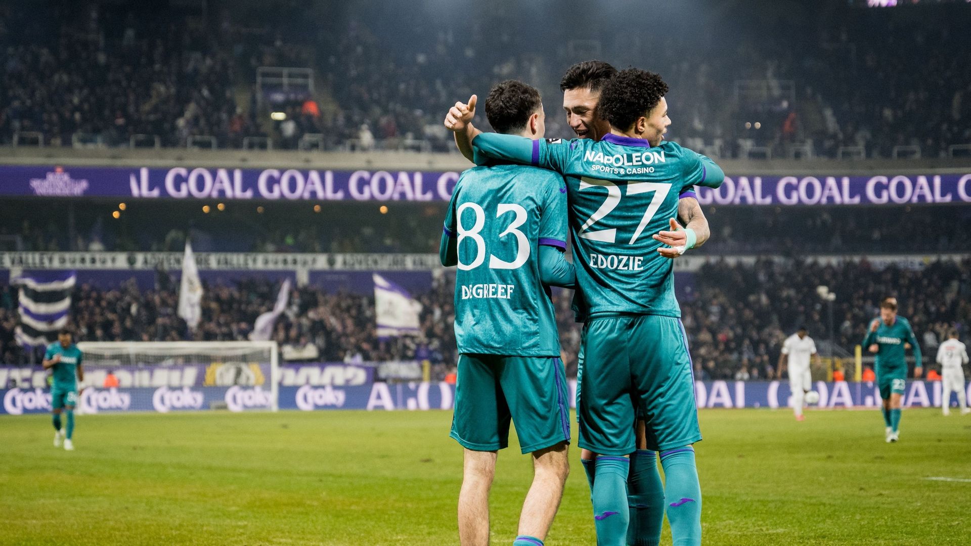 Anderlecht domine largement le Standard et renoue avec la victoire en ...