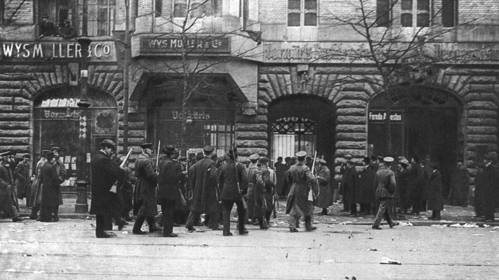 La semaine sanglante : la révolte spartakiste de 1919, exemple historique d'une fragilité ...