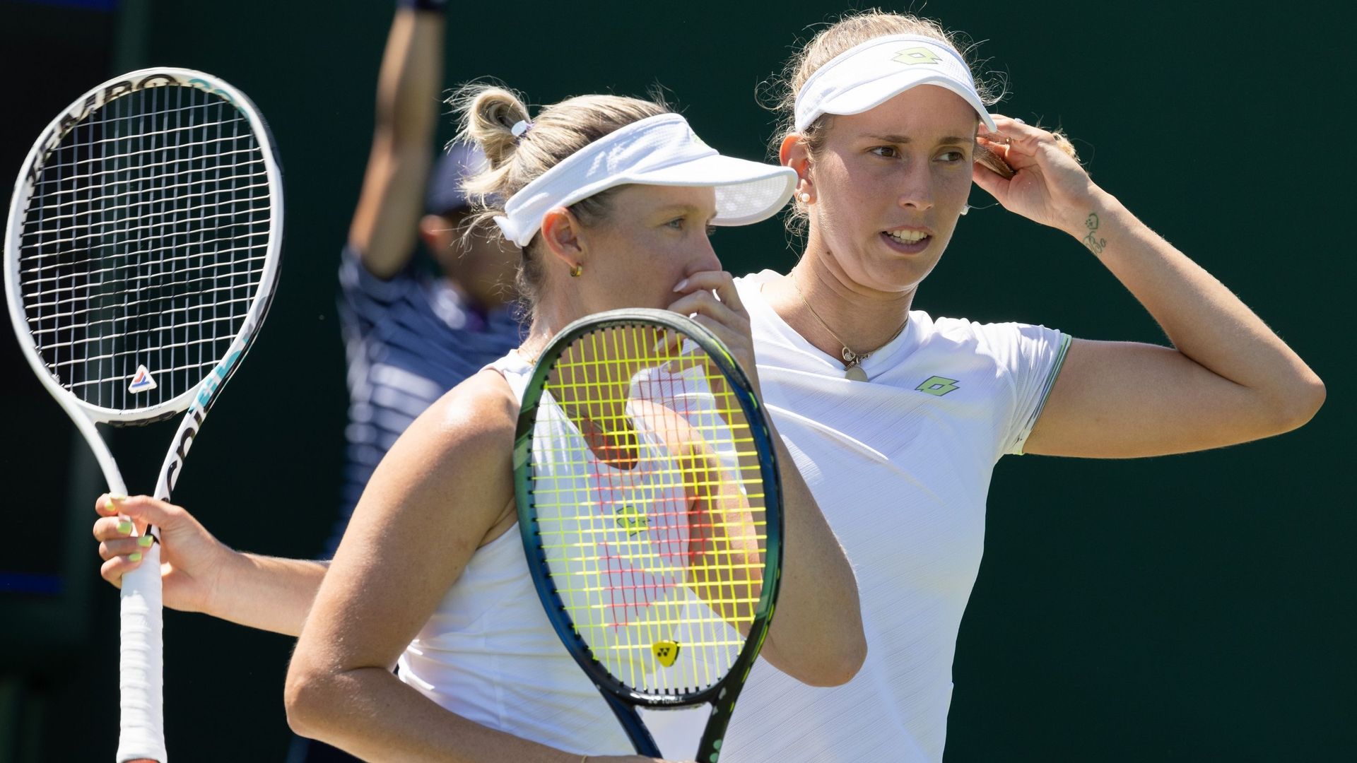 WTA Finals : Elise Mertens et Storm Hunter remportent leur 3e match et ...