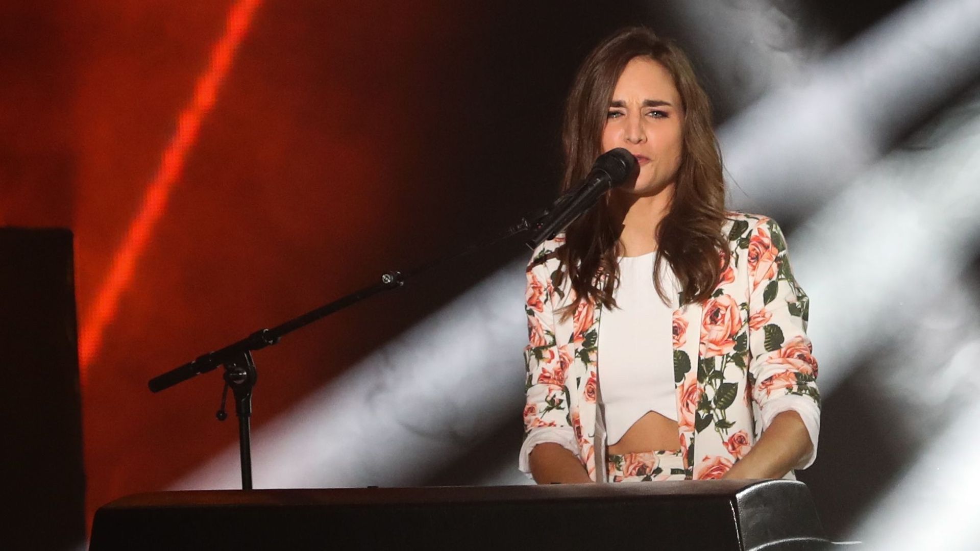 Typh Barrow rejoint l'équipe du jury de The Voice - rtbf.be